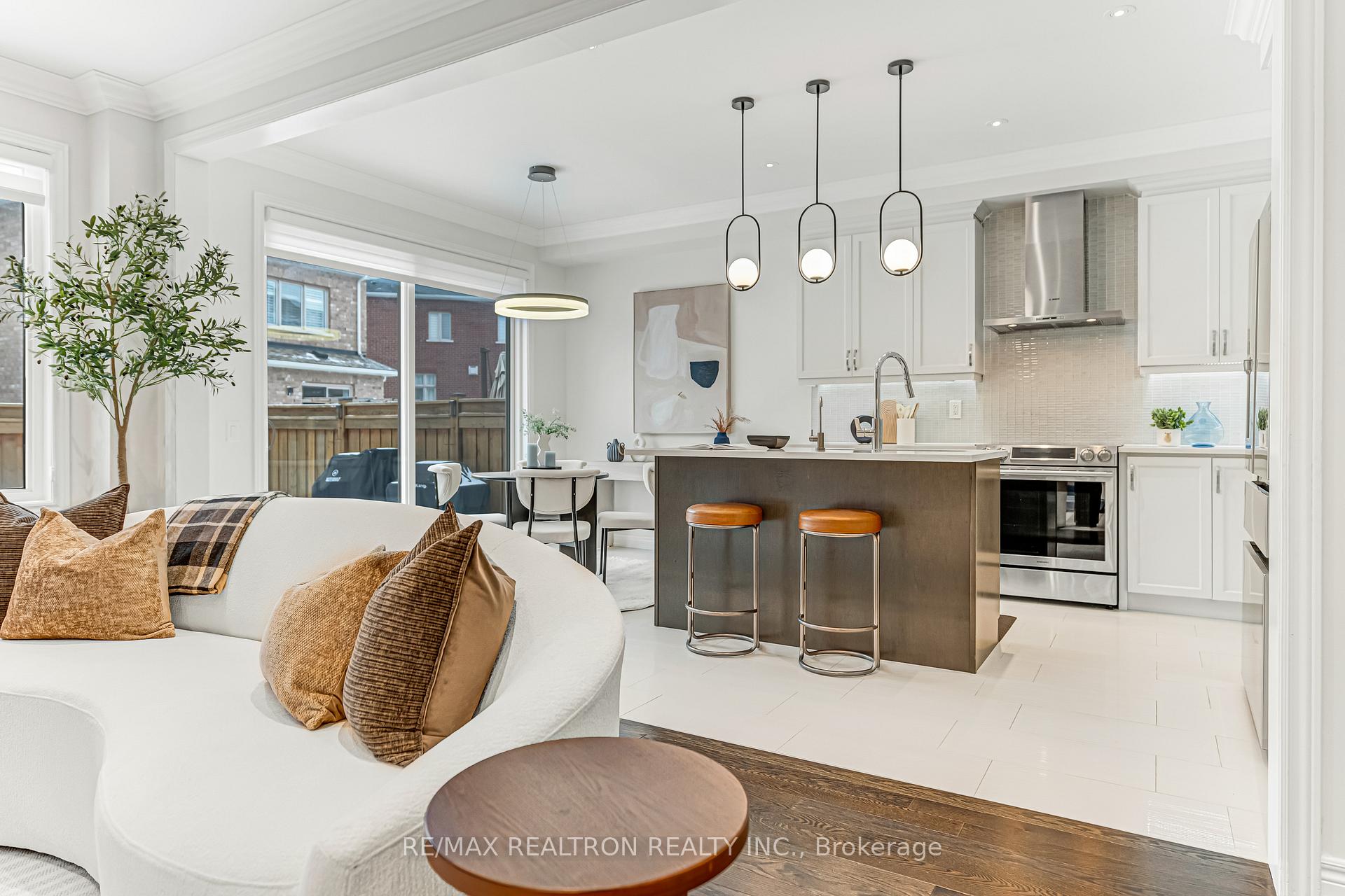 356 Hartwell Way, Aurora, ON L4G 0W5