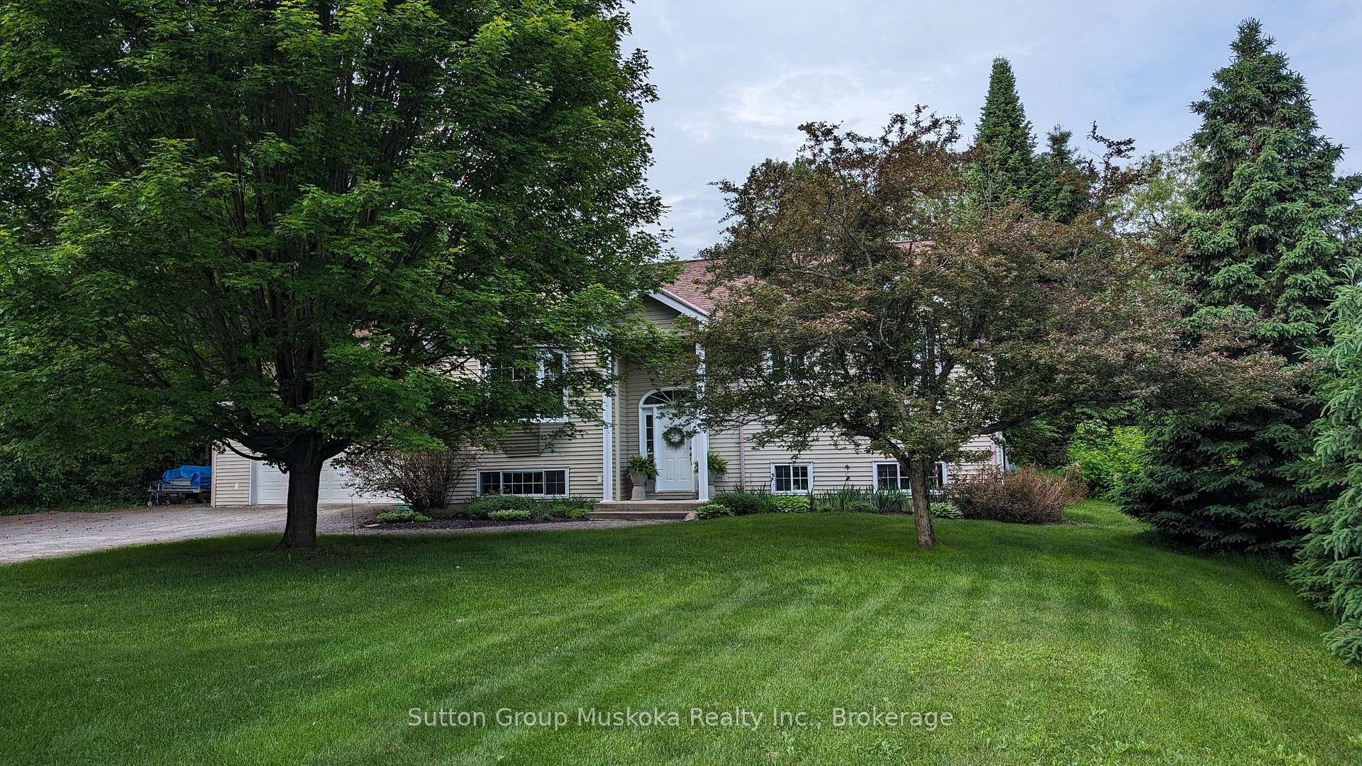 357 RAVENSCLIFFE Road, Huntsville, ON P1H 1L6