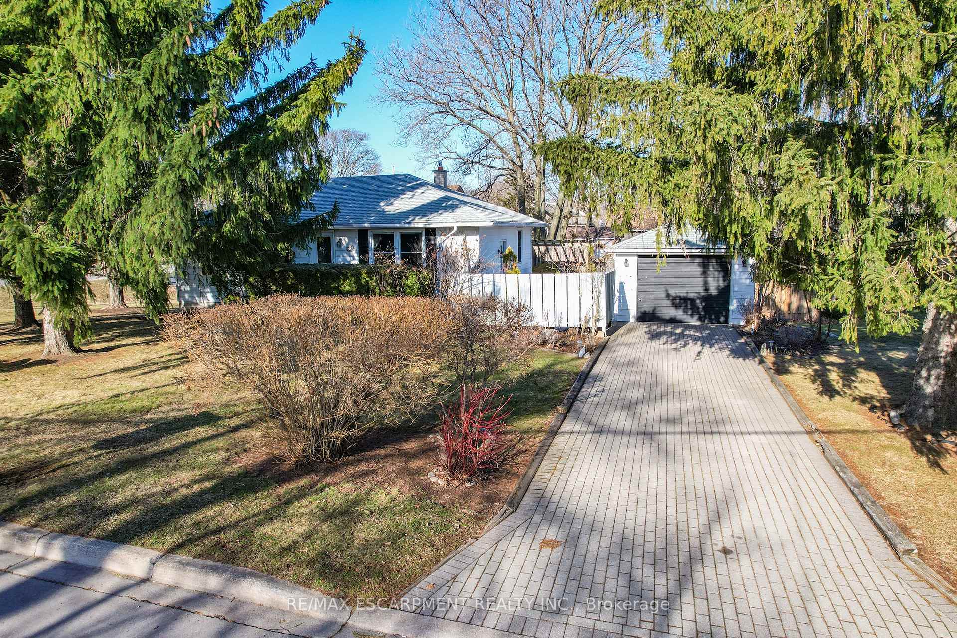 359 Book Road, Grimsby, ON L3M 2M7