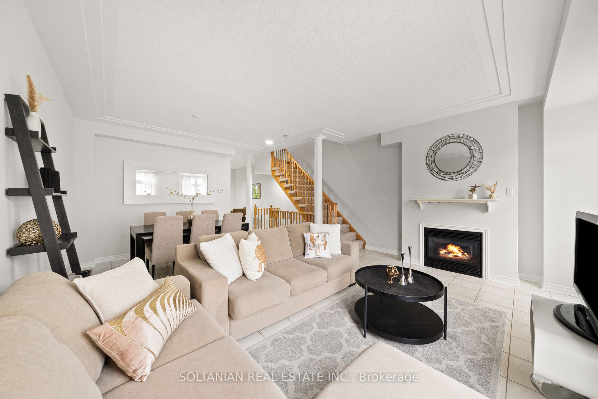 36 - 10 Post Oak Drive, Richmond Hill, ON L4E 4H8