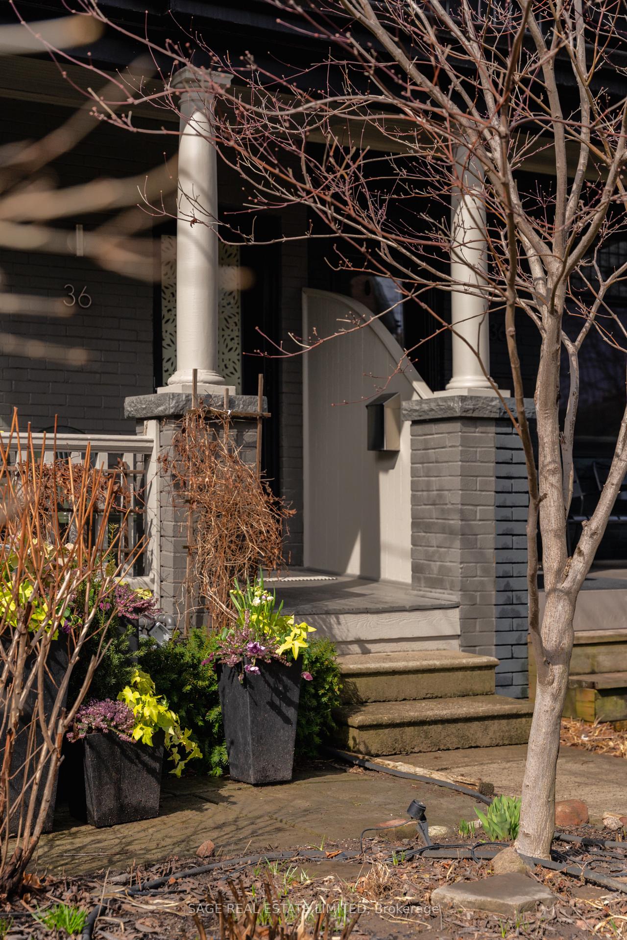 36 Bellwoods Avenue, Toronto, ON M6J 2P4