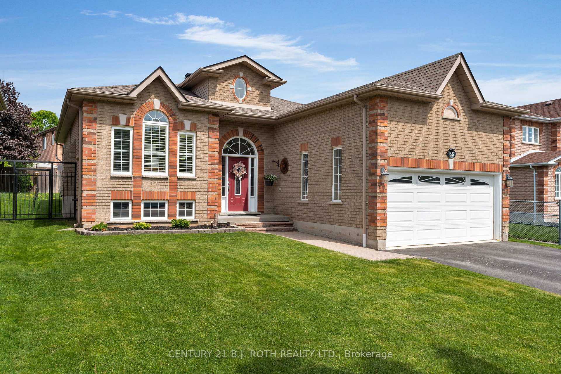 36 Benson Drive, Barrie, ON L4N 7Y1