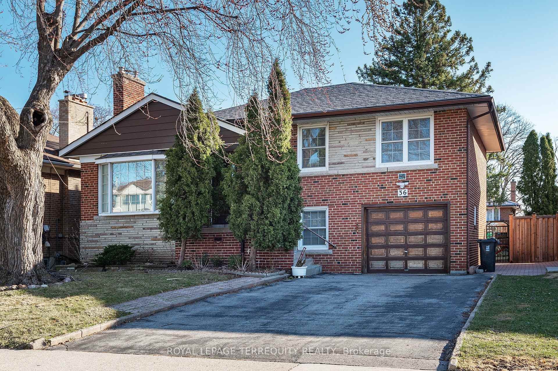36 Breadner Drive, Toronto, ON M9R 3M4