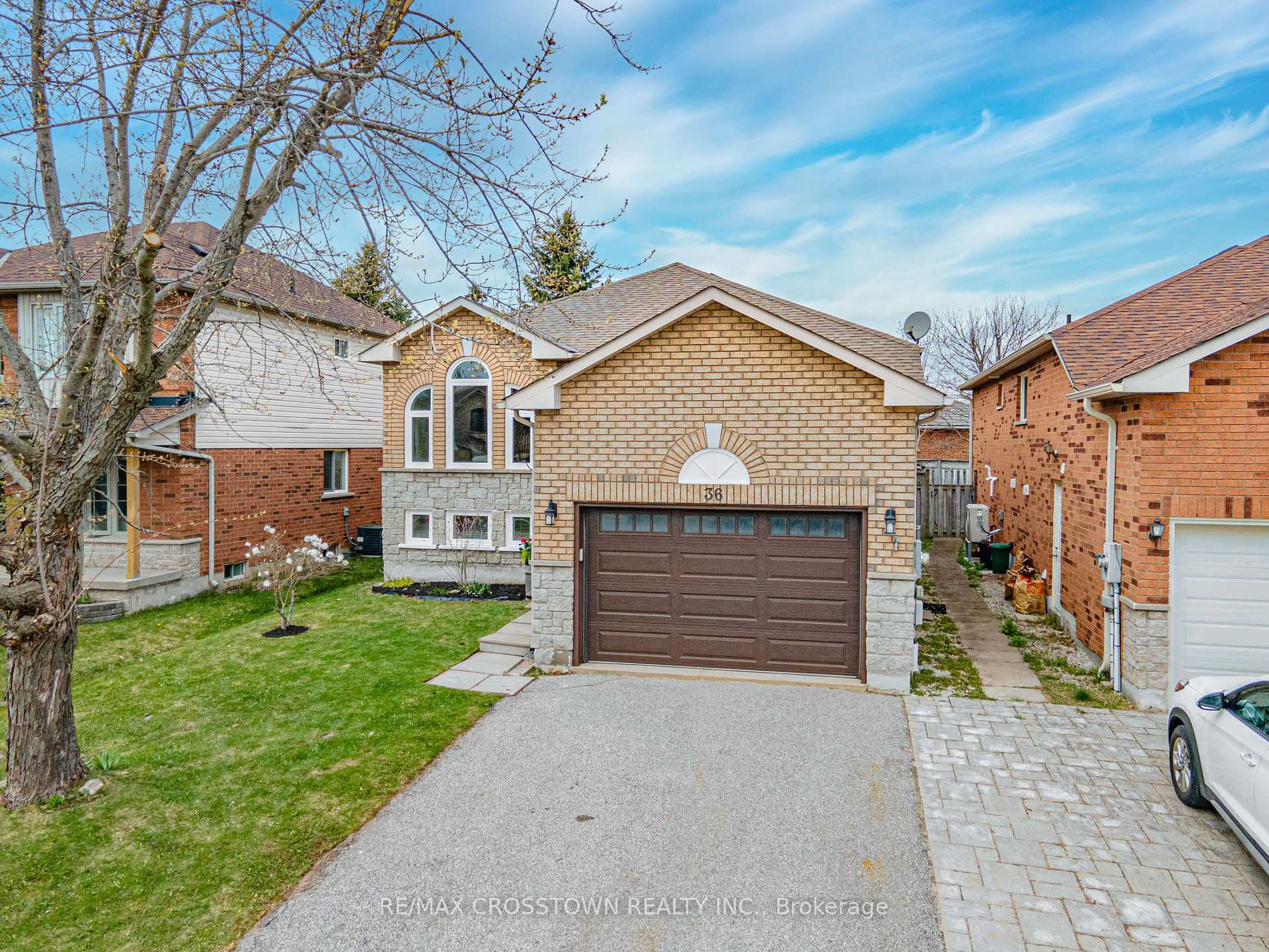 36 Leslie Avenue, Barrie, ON L4N 9N9
