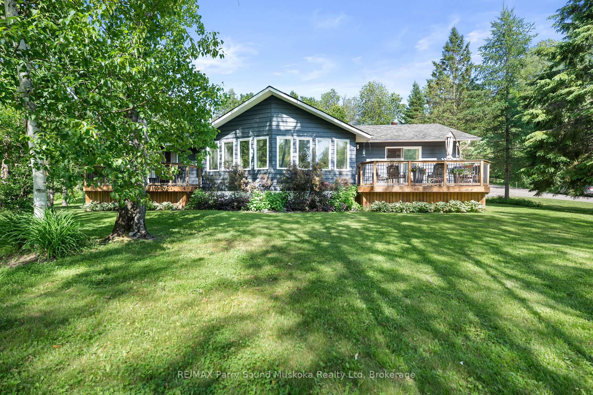36 Maple Street, Seguin, ON P0C 1J0