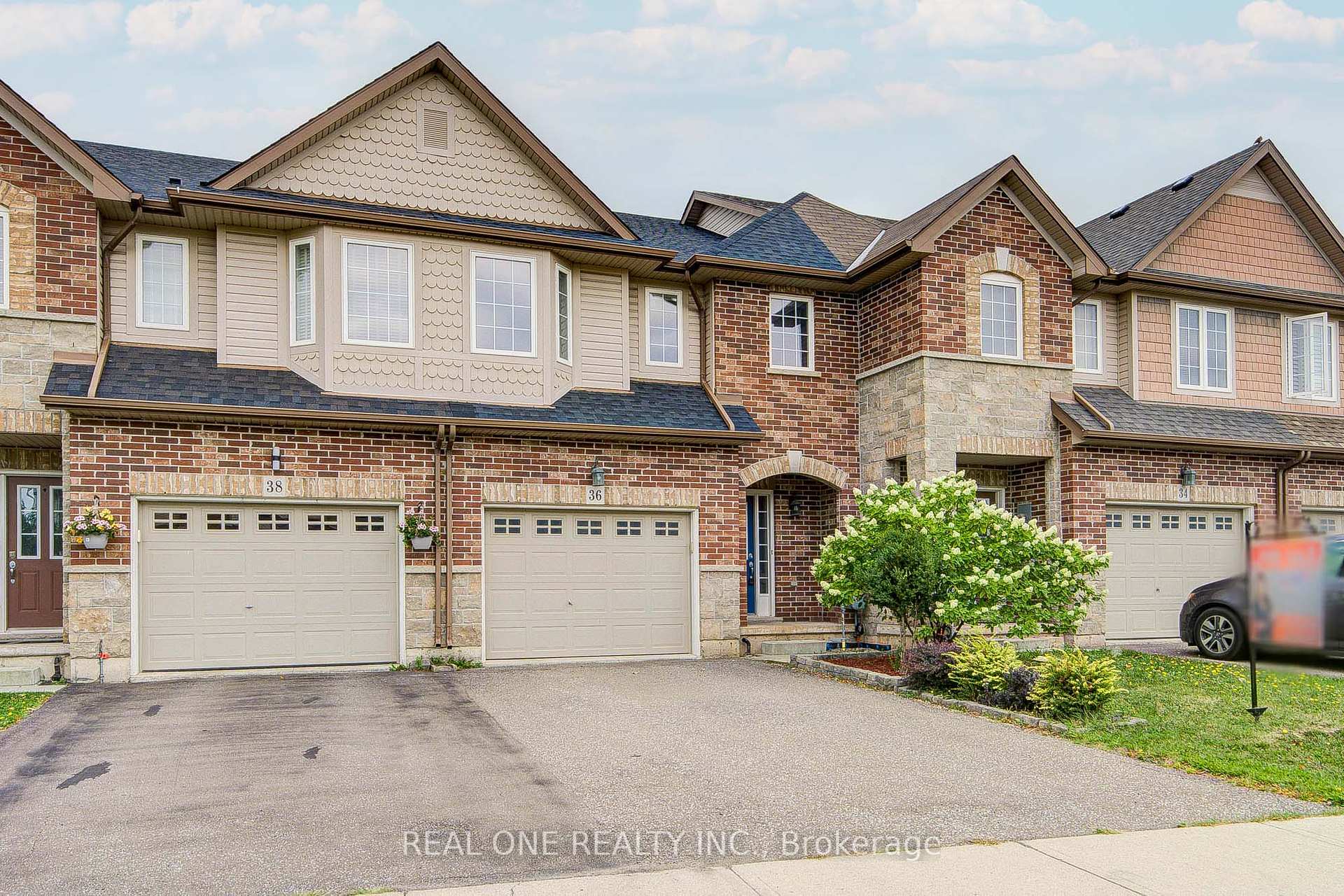 36 Palacebeach Trail, Hamilton, ON L8E 5C3