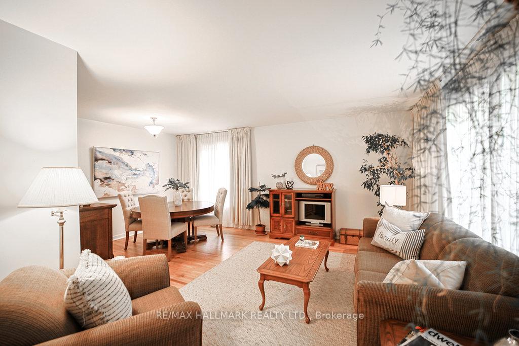 36 Par Avenue, Toronto, ON M1G 2G4