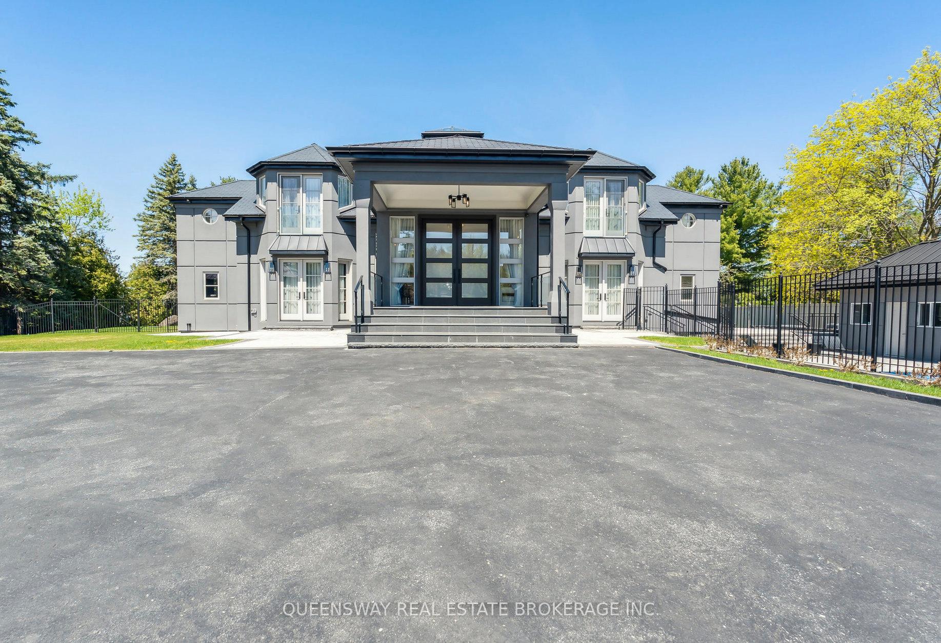 36 Pioneer Trail, Barrie, ON L4N 0T8