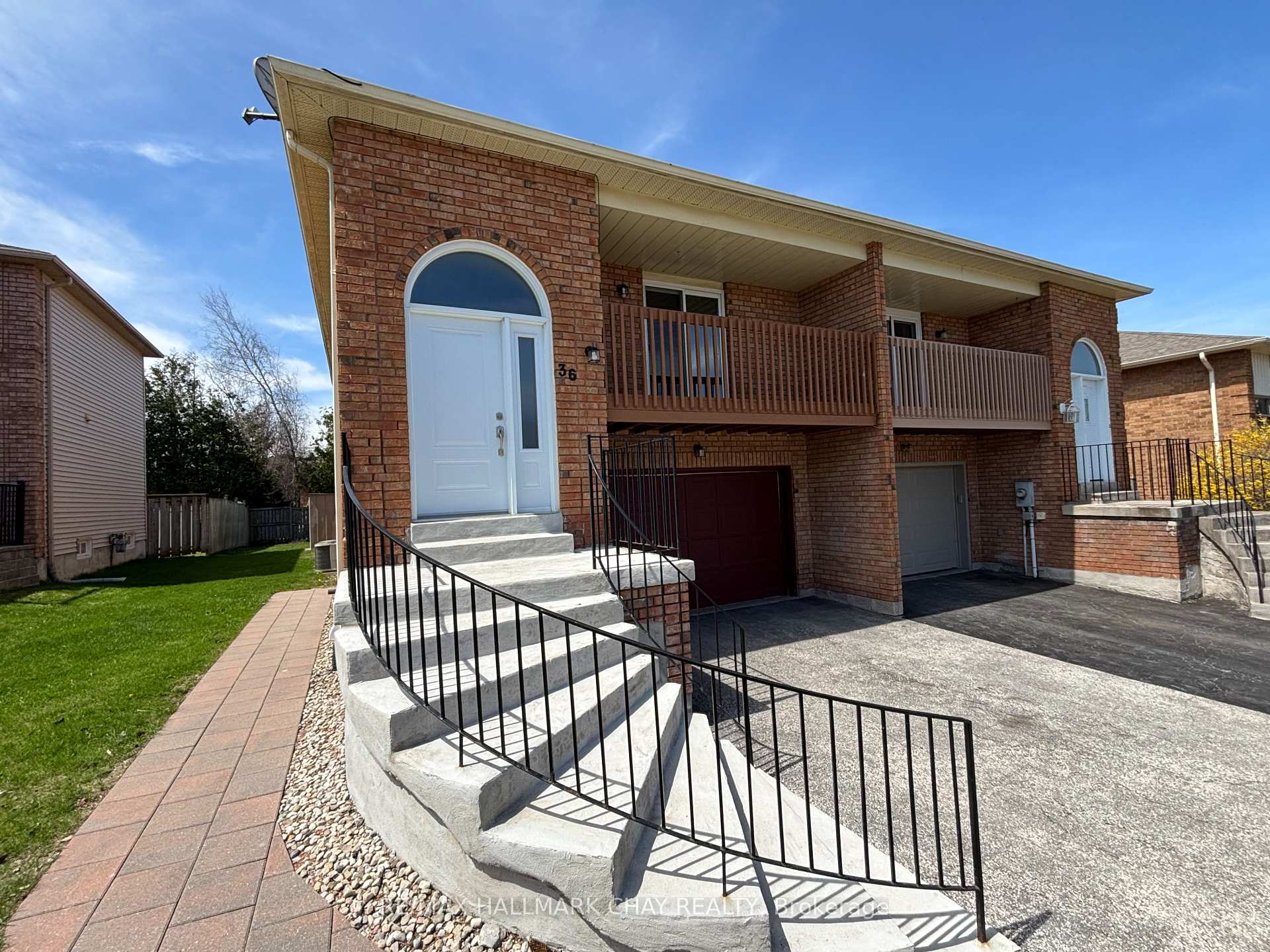 36 Porritt Street, Barrie, ON L4N 6Y3