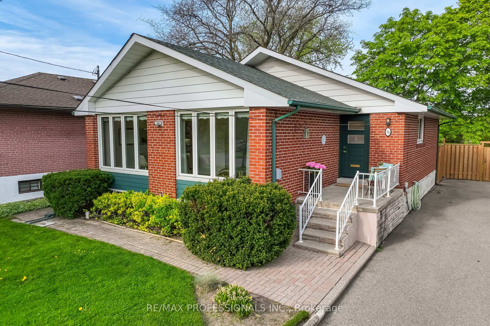 36 Templar Drive, Toronto, ON M9R 3C7
