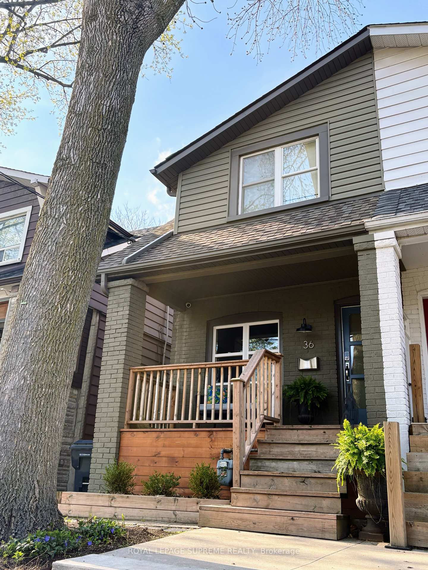 36 Walpole Avenue, Toronto, ON M4L 2H9