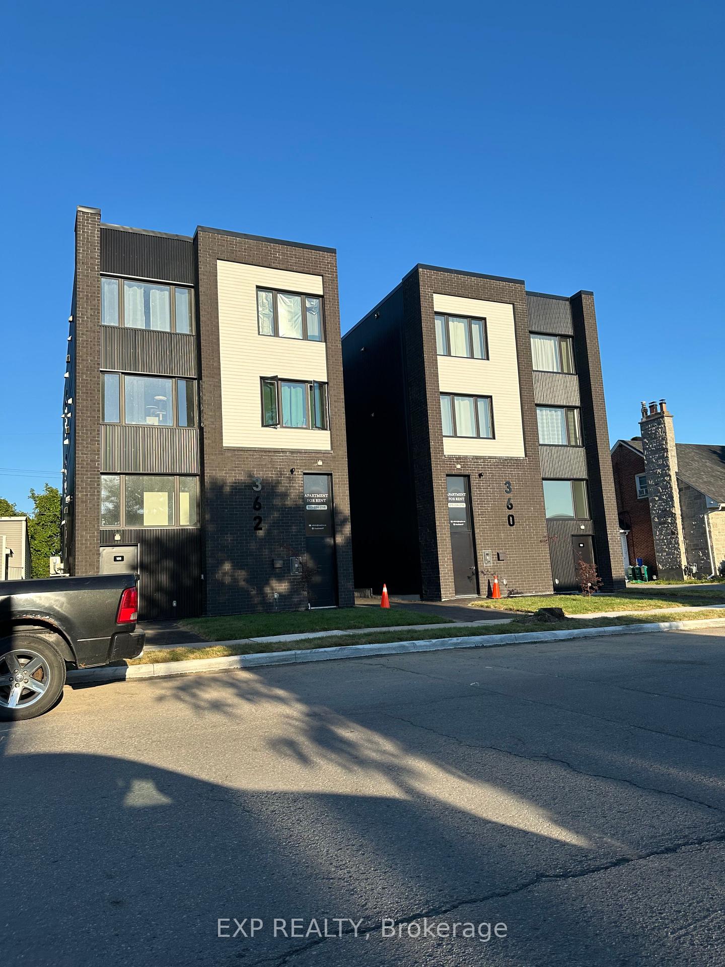 101 - 362 Lacasse Avenue, Vanier and Kingsview Park, ON K1L 7A9