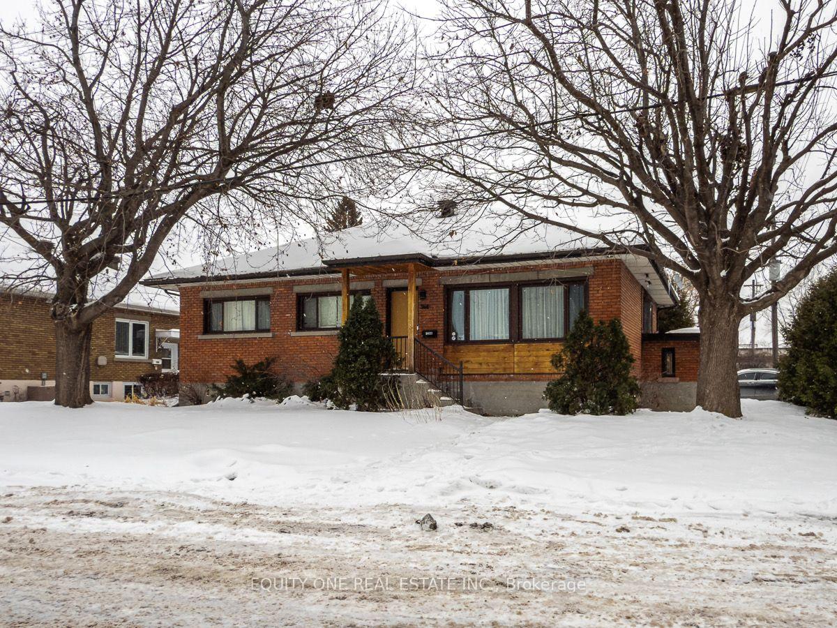 366 Maria Goretti Circle, Vanier and Kingsview Park, ON K1L 7K8