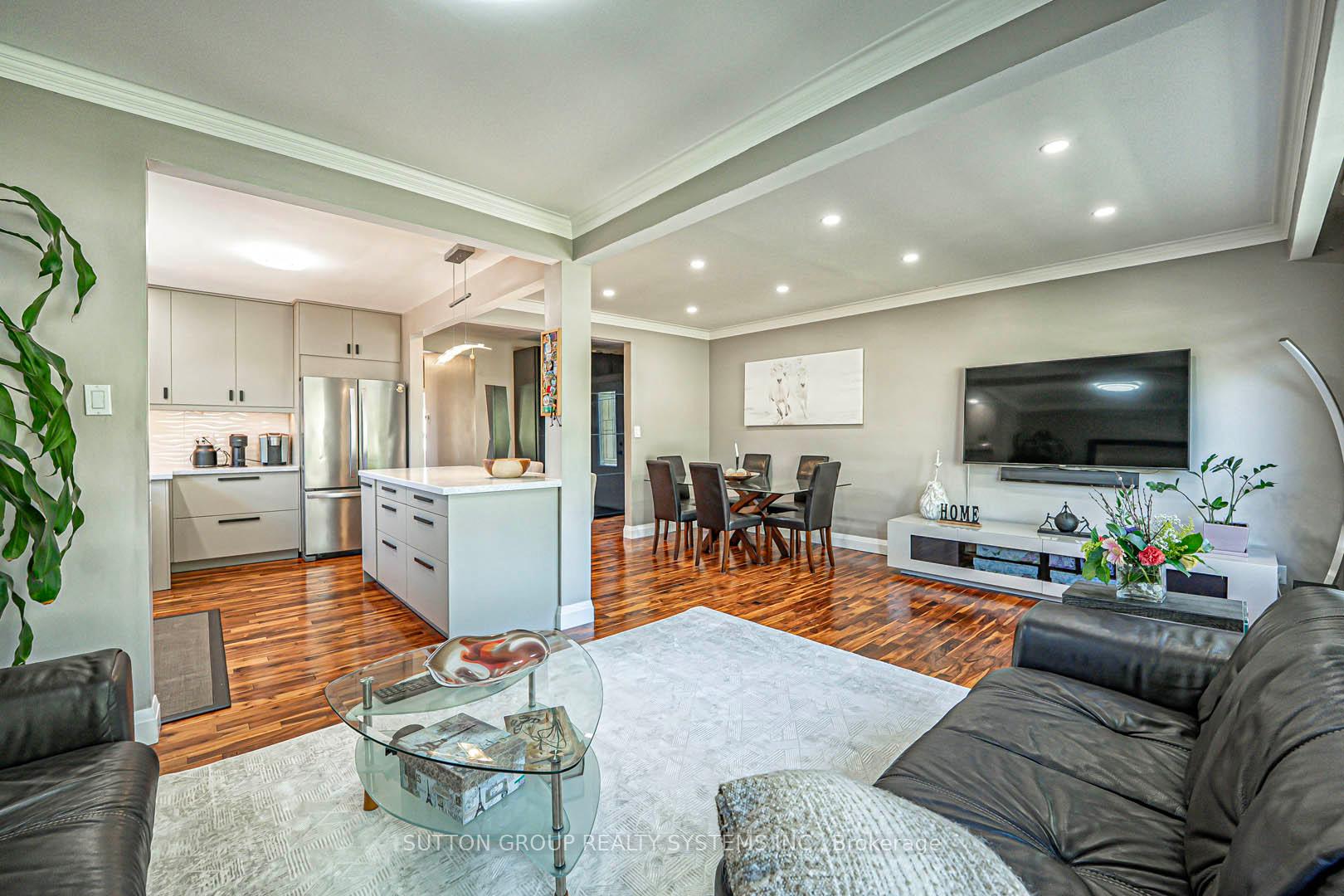 366 Renforth Drive, Toronto, ON M9C 2L9