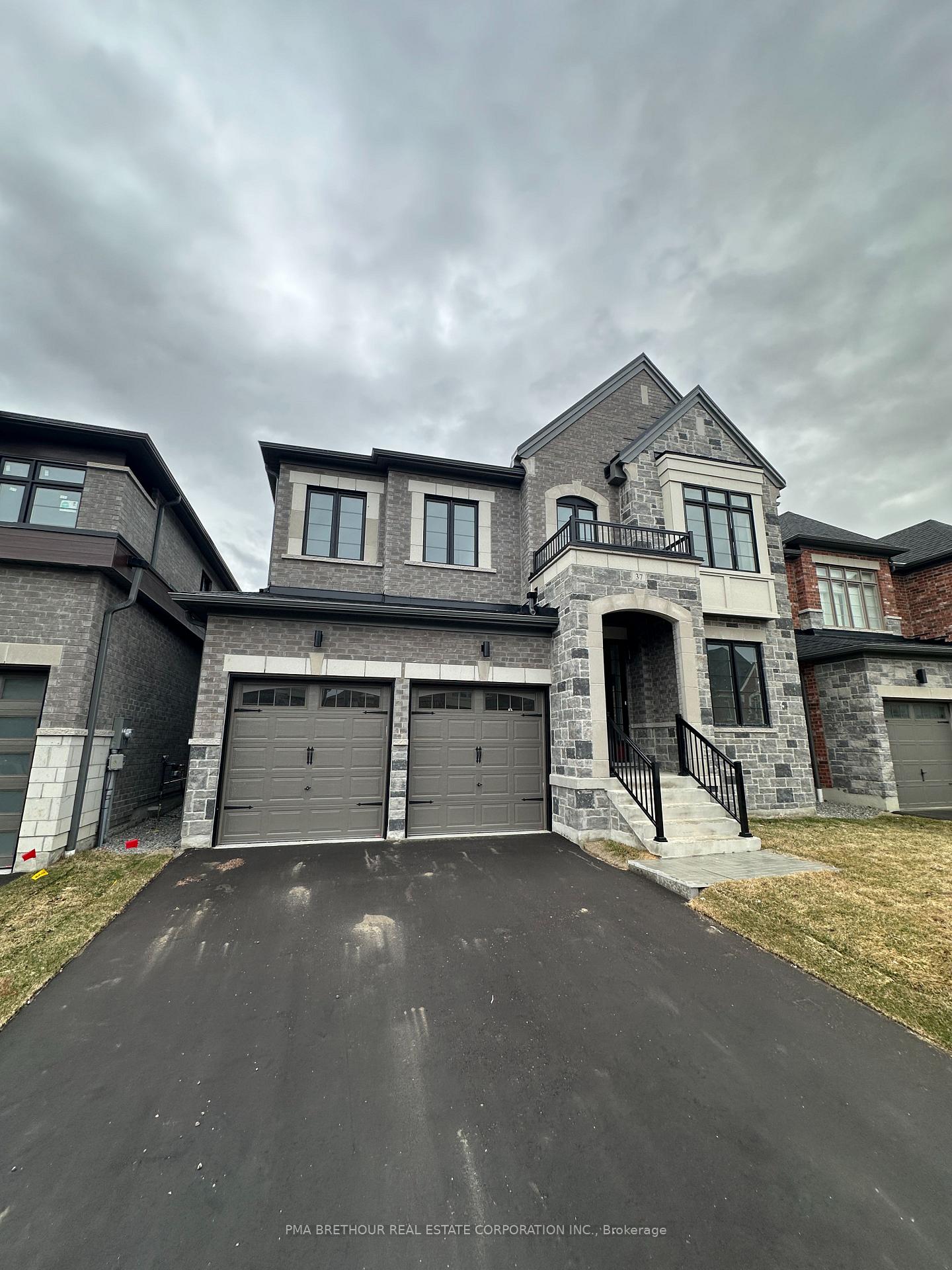 37 Brabin Circle, Whitby, ON L1P 0B9