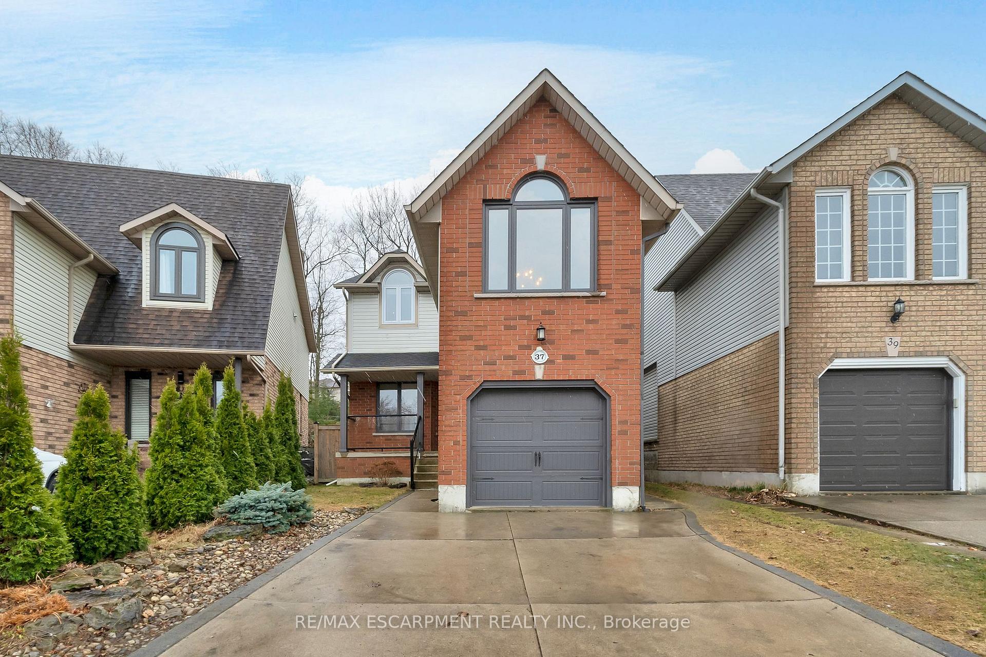 37 Dalegrove Crescent, Hamilton, ON L8J 3R5