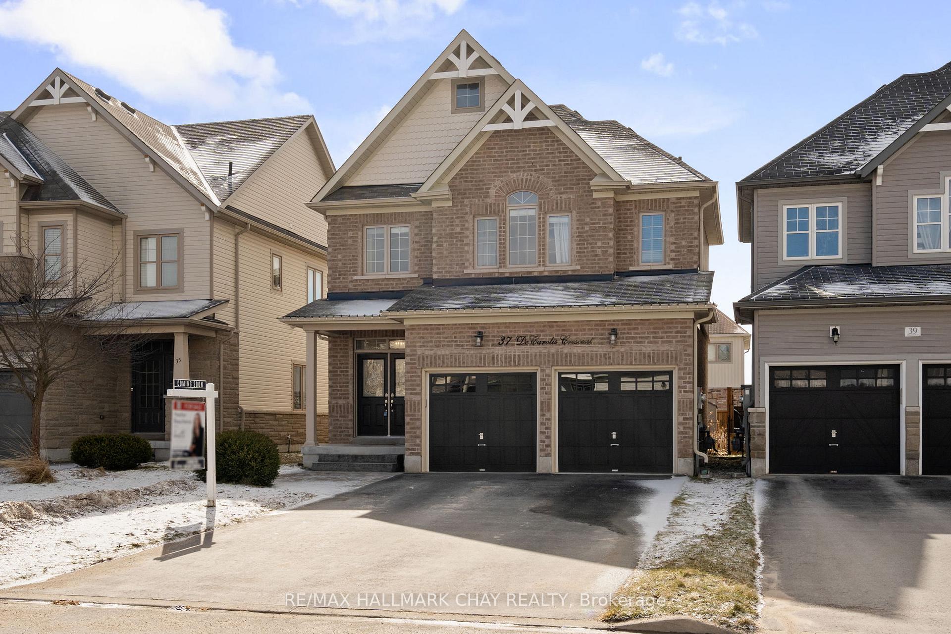 37 Decarolis Crescent, Essa, ON L3W 0B2