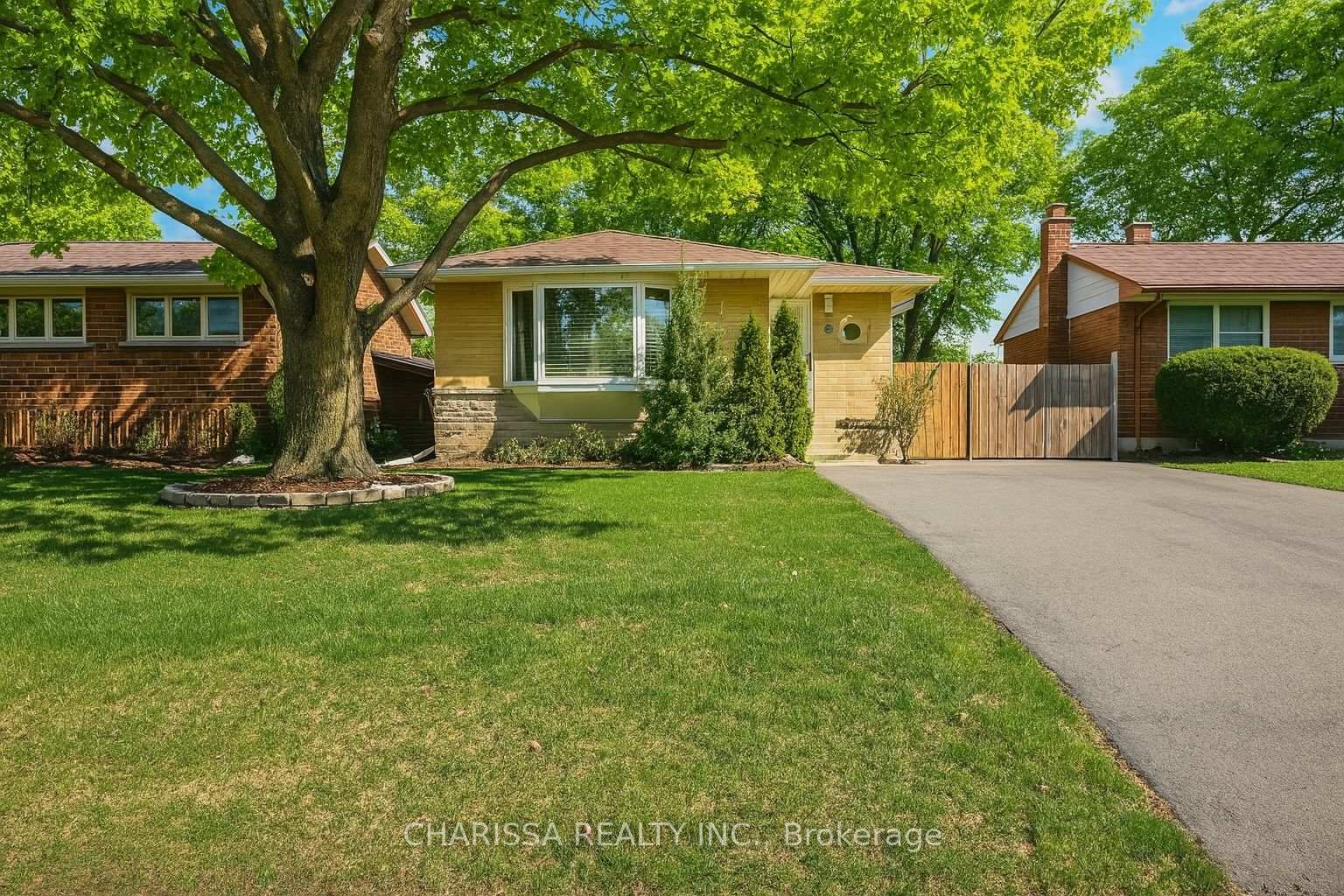 Upper - 37 KINGSLEA Drive, Hamilton, ON L8T 3Z8