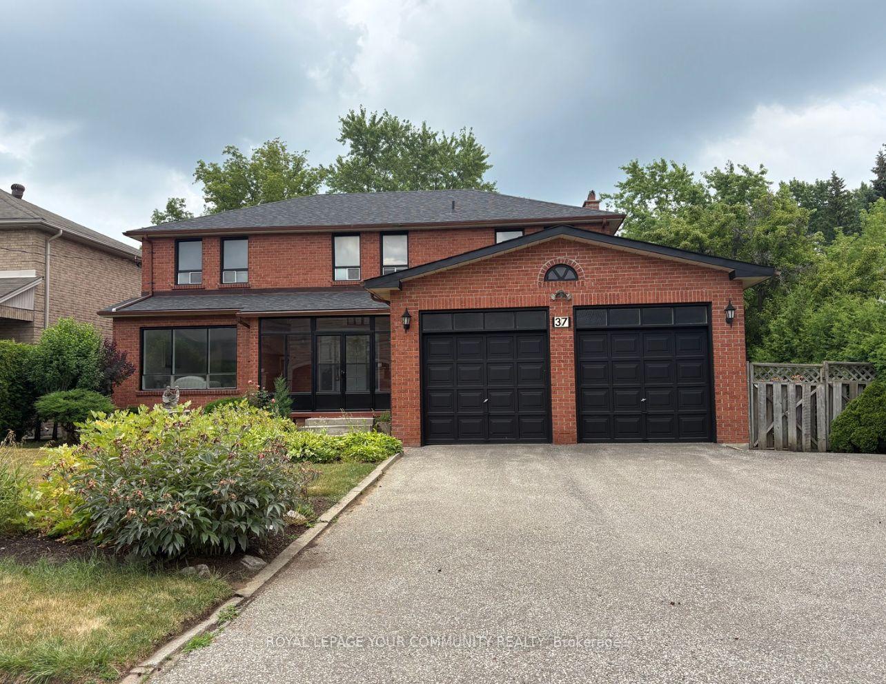37 Mackay Drive, Richmond Hill, ON L4C 6N9