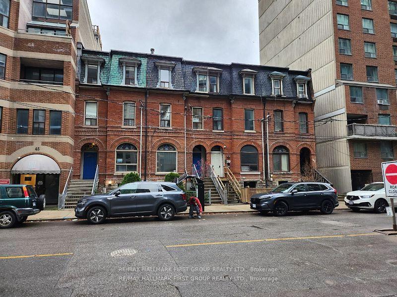 37 Mutual Street, Toronto, ON M5B 2A7