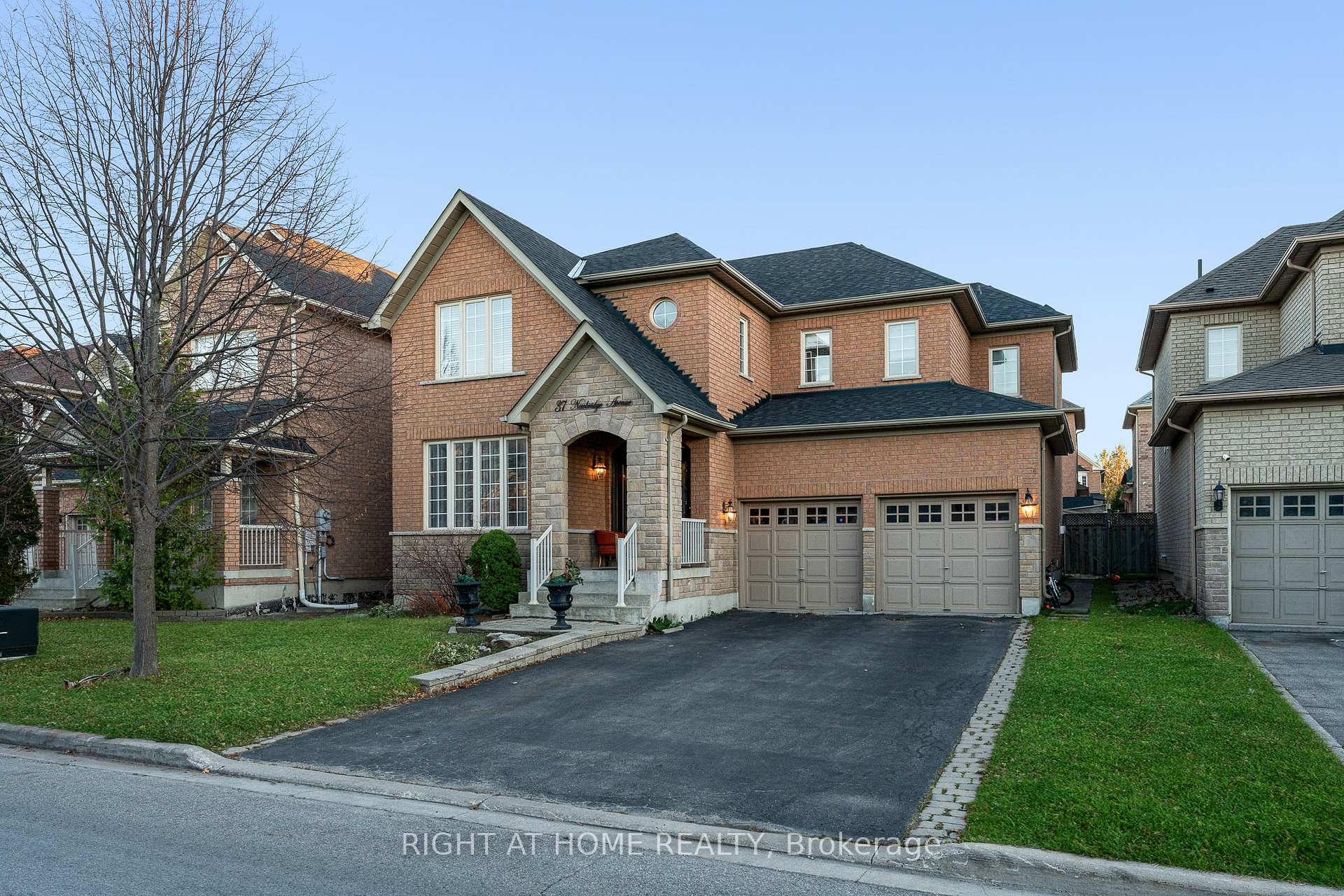 37 Newbridge Avenue, Richmond Hill, ON L4E 3Z9