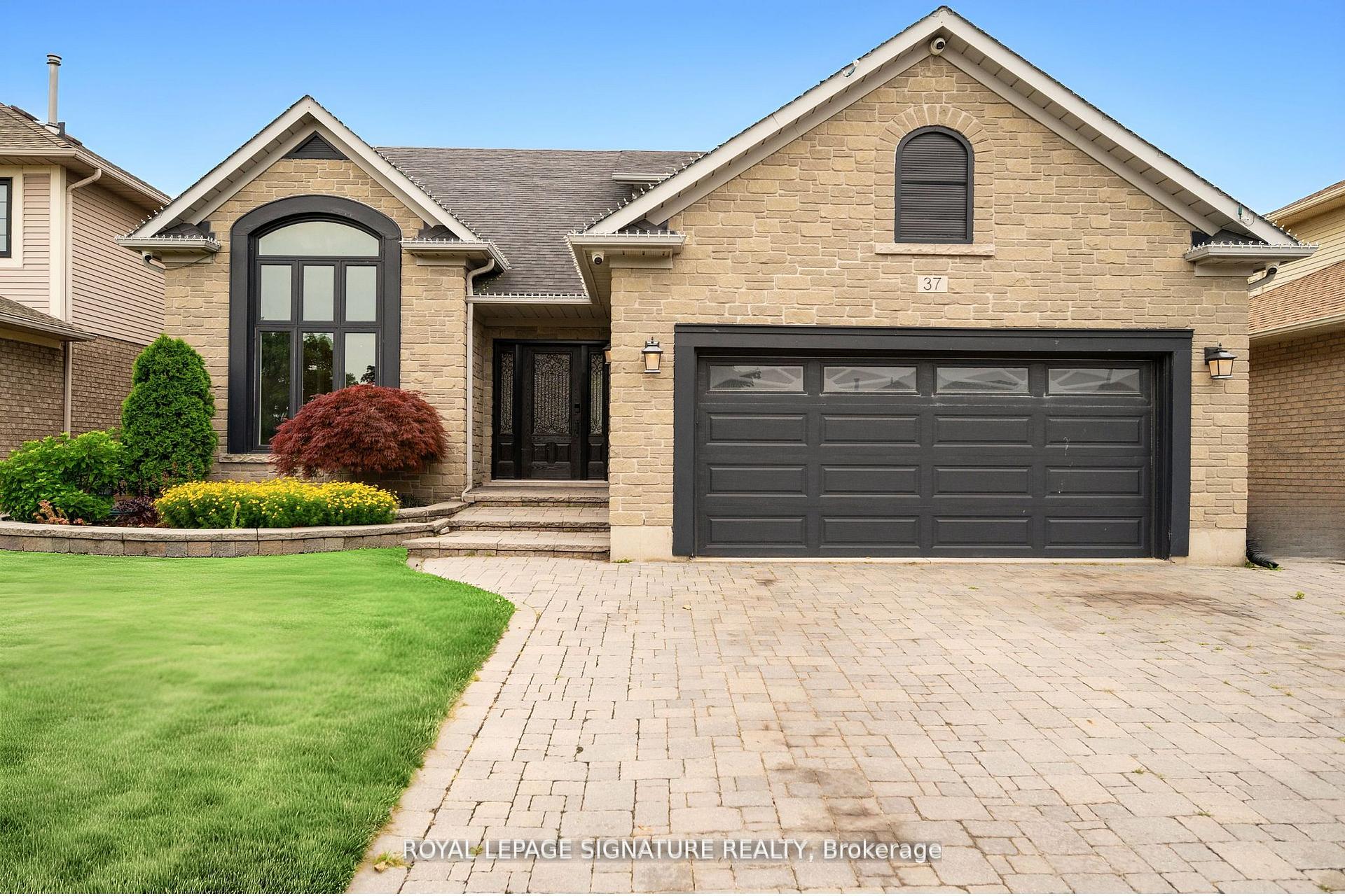 37 Riviera Ridge, Hamilton, ON L8E 5E6