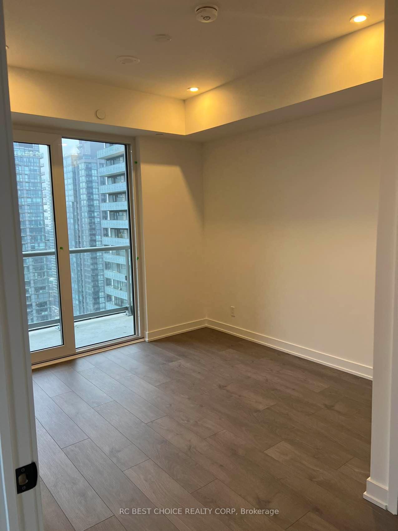 3702 - 108 Peter Street, Toronto, ON M5V 0W2