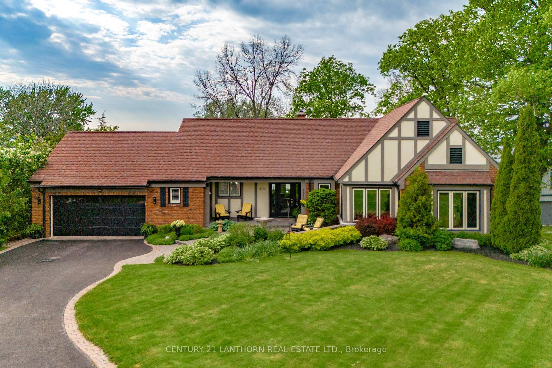 3710 County Rd 3, Prince Edward County, ON K0K 1L0