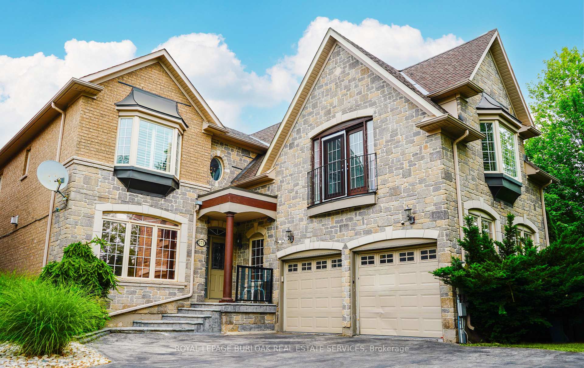 373 Burloak Drive, Oakville, ON L6L 6W8