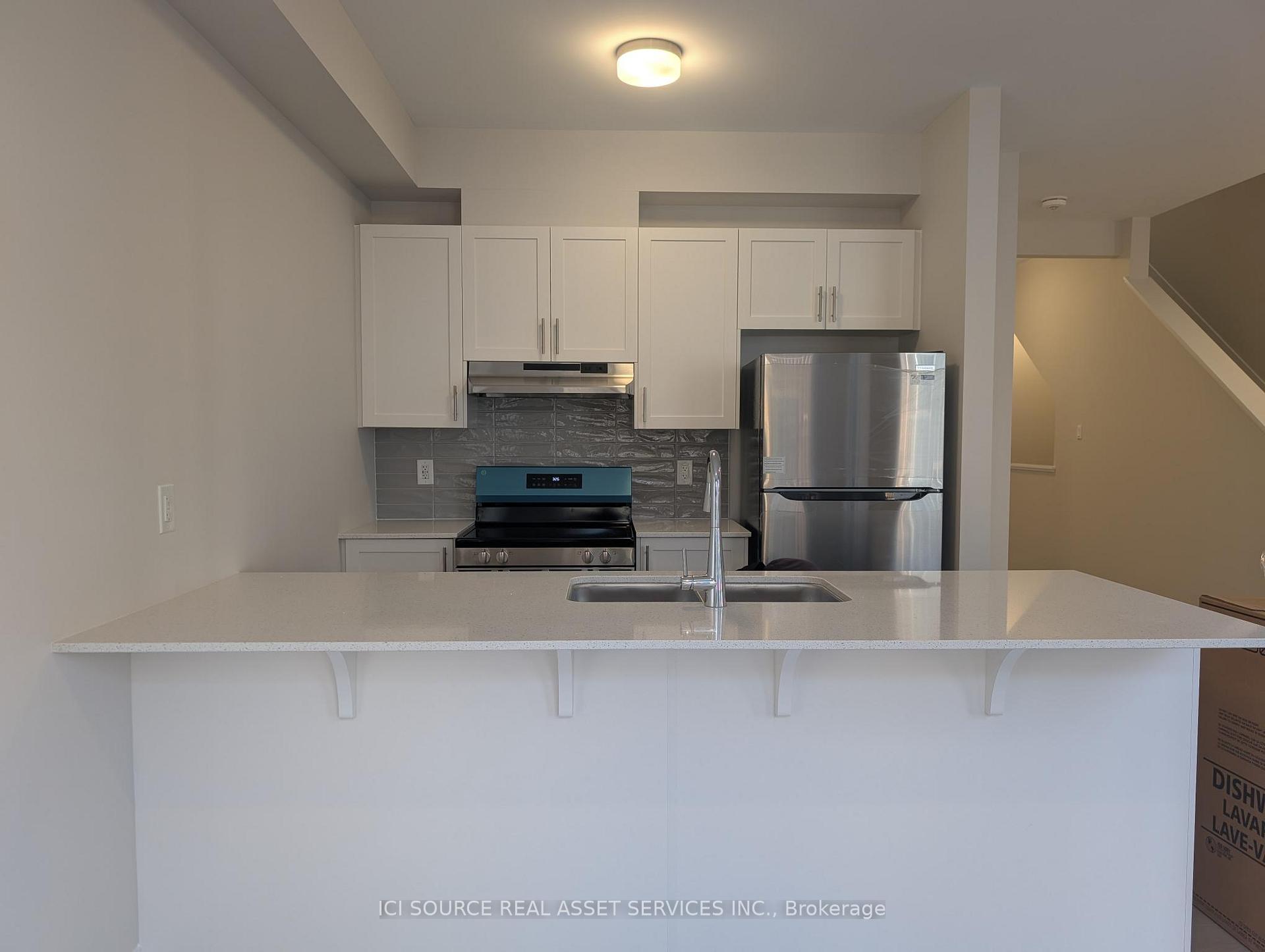 375 Les Emmerson Drive, Barrhaven, ON K2J 7L7