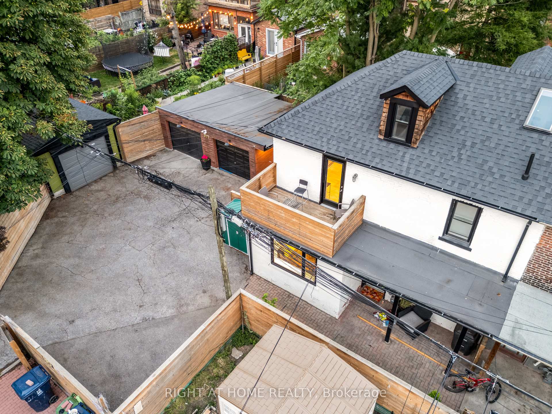 377 Lansdowne Avenue, Toronto, ON M6H 3Y2