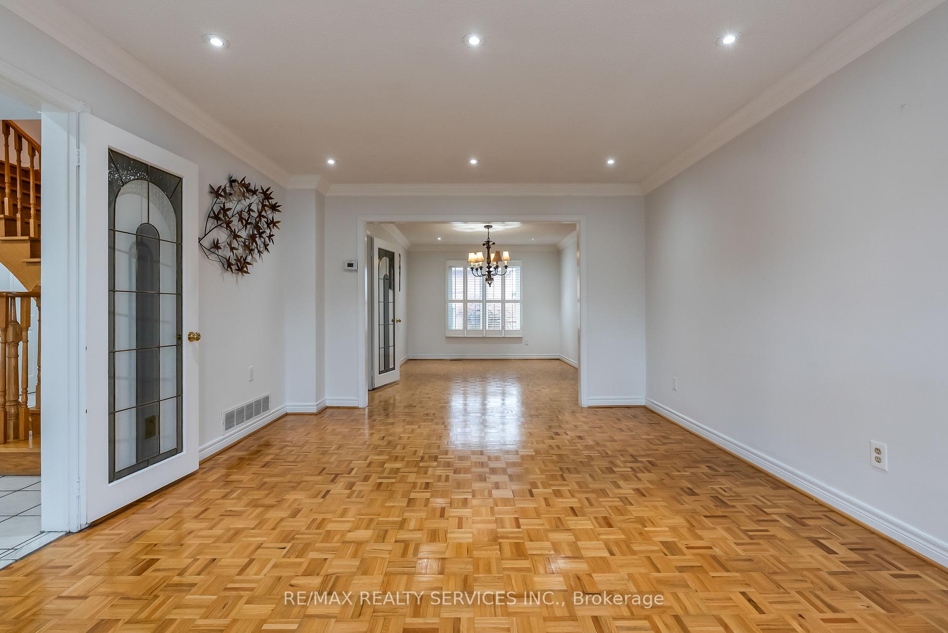 377 Ray Lawson Boulevard, Brampton, ON L6Y 3X8