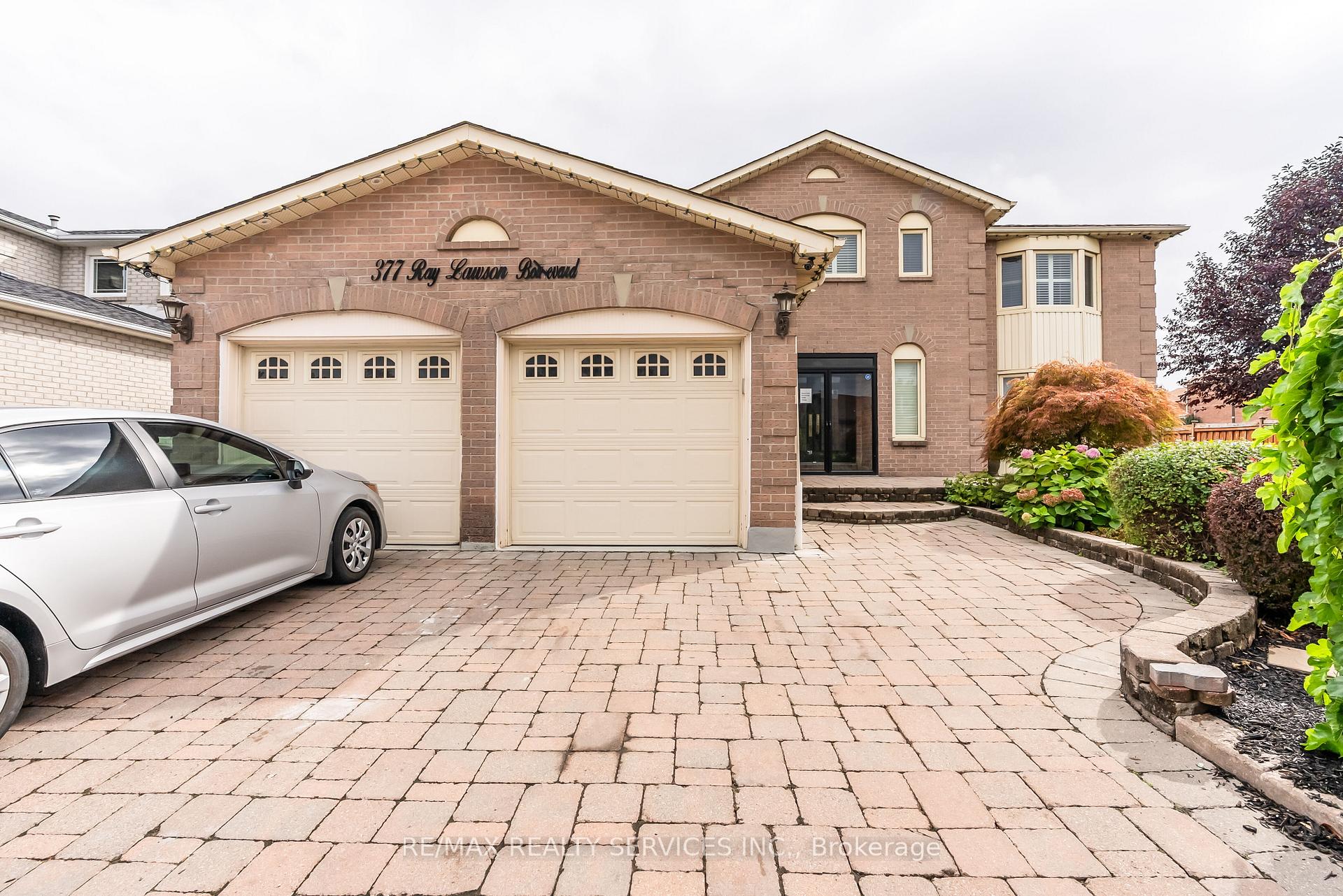 377 Ray Lawson Boulevard, Brampton, ON L6Y 3X8