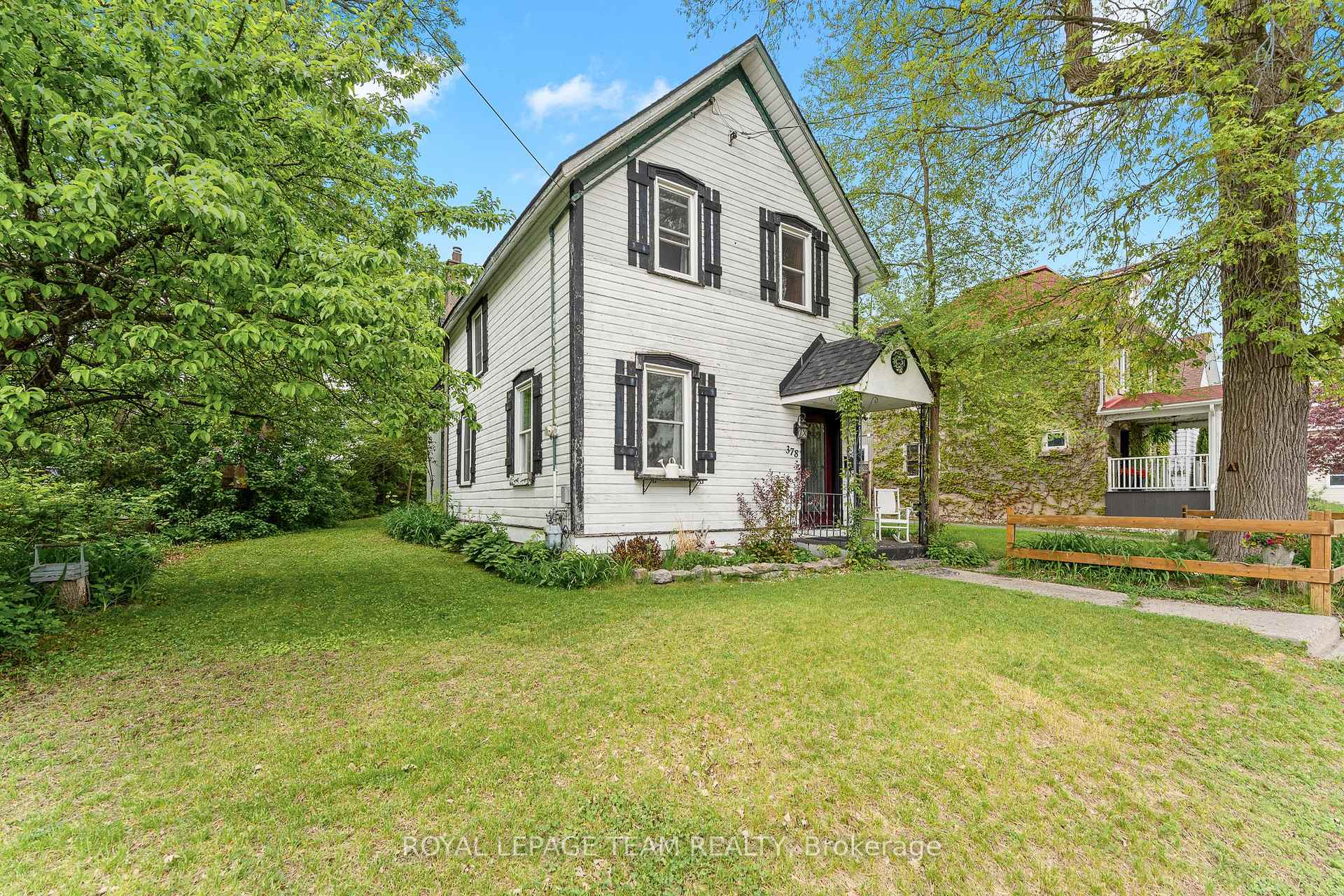 378 Donald B Munro Drive, Carp - Huntley Ward, ON K0A 1L0