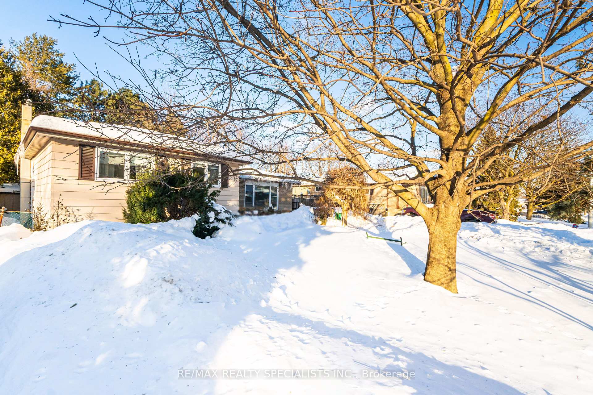 38 Dunblaine Crescent, Brampton, ON L6T 3H2