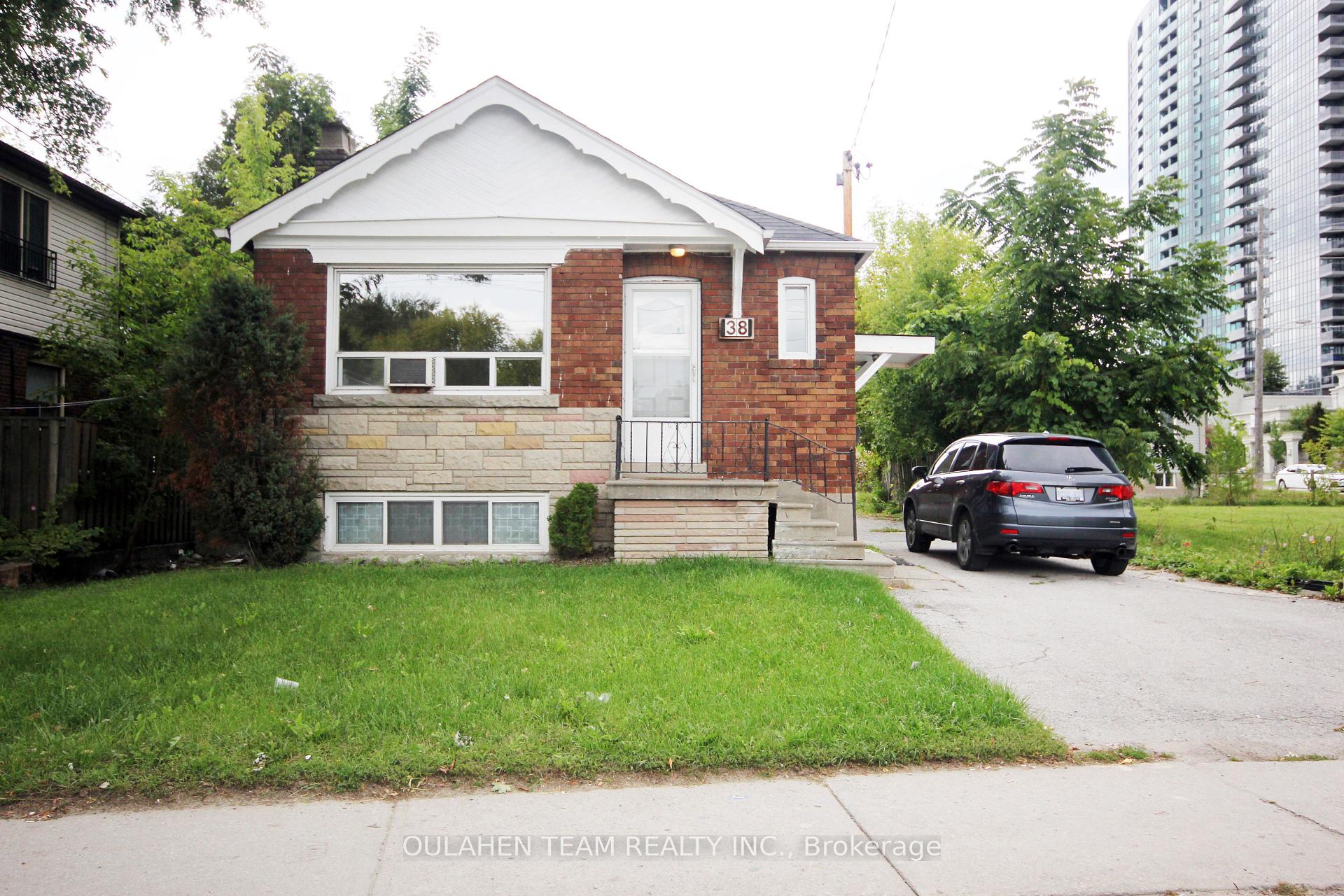 38 Finch Avenue W, Toronto, ON M2N 2G9