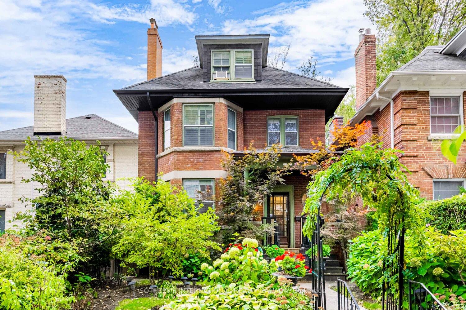 38 Foxbar Road, Toronto, ON M4V 2G6
