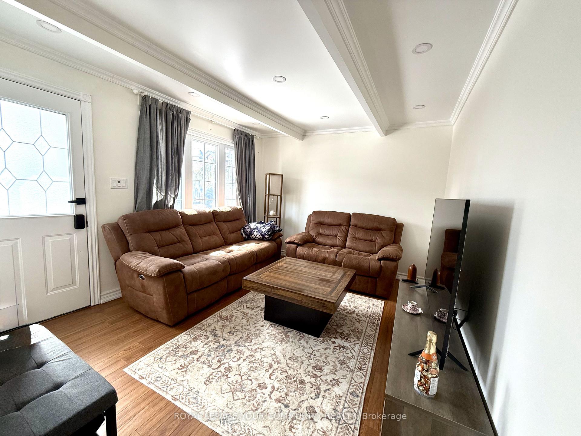 38 George Street, Richmond Hill, ON L4E 2W3