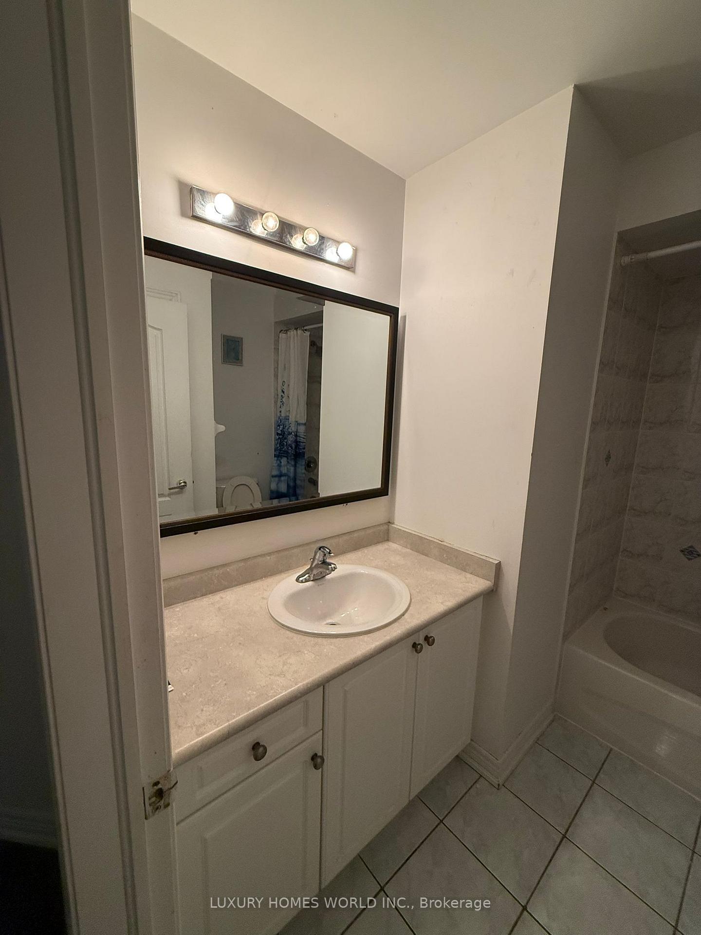 38 Glacier Crescent, Toronto, ON M1X 2A8