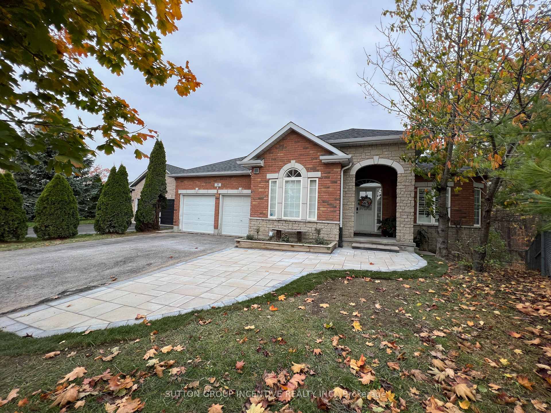 38 Hurst Drive, Barrie, ON L4N 9K3