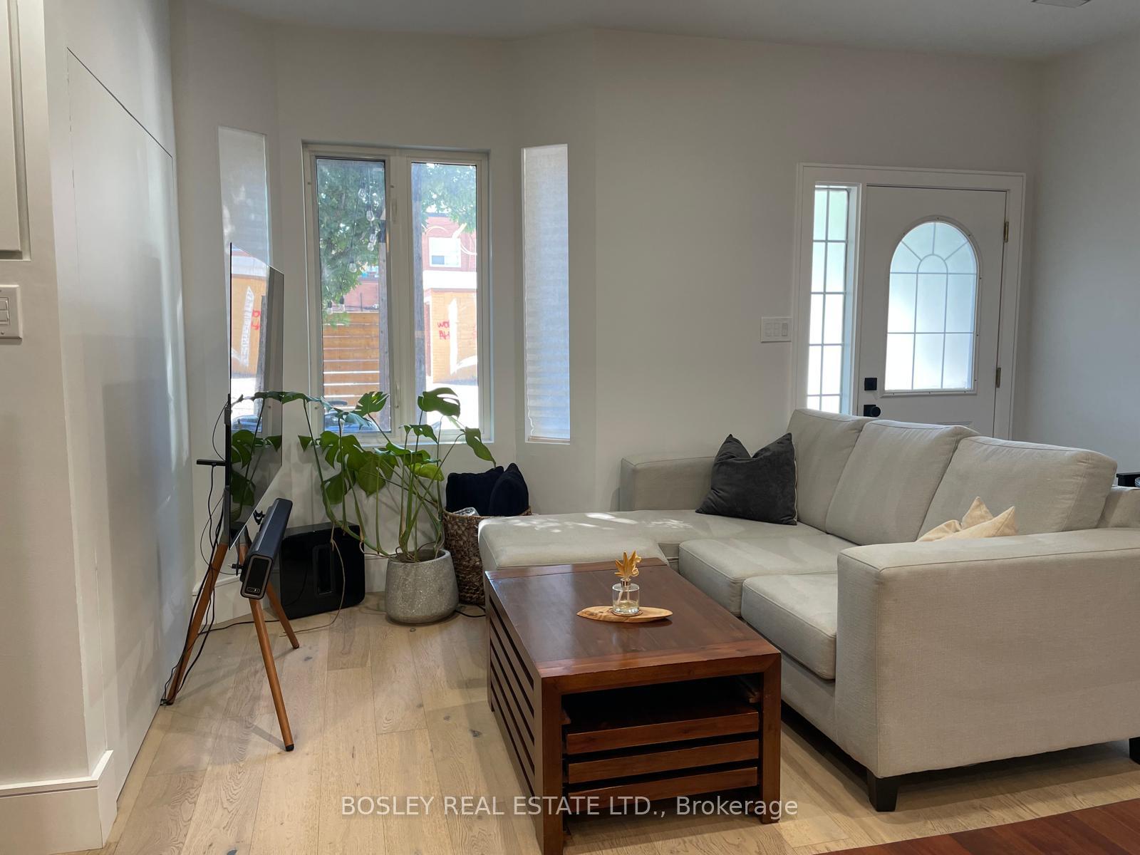 38 Jackson Place, Toronto, ON M6P 1T6