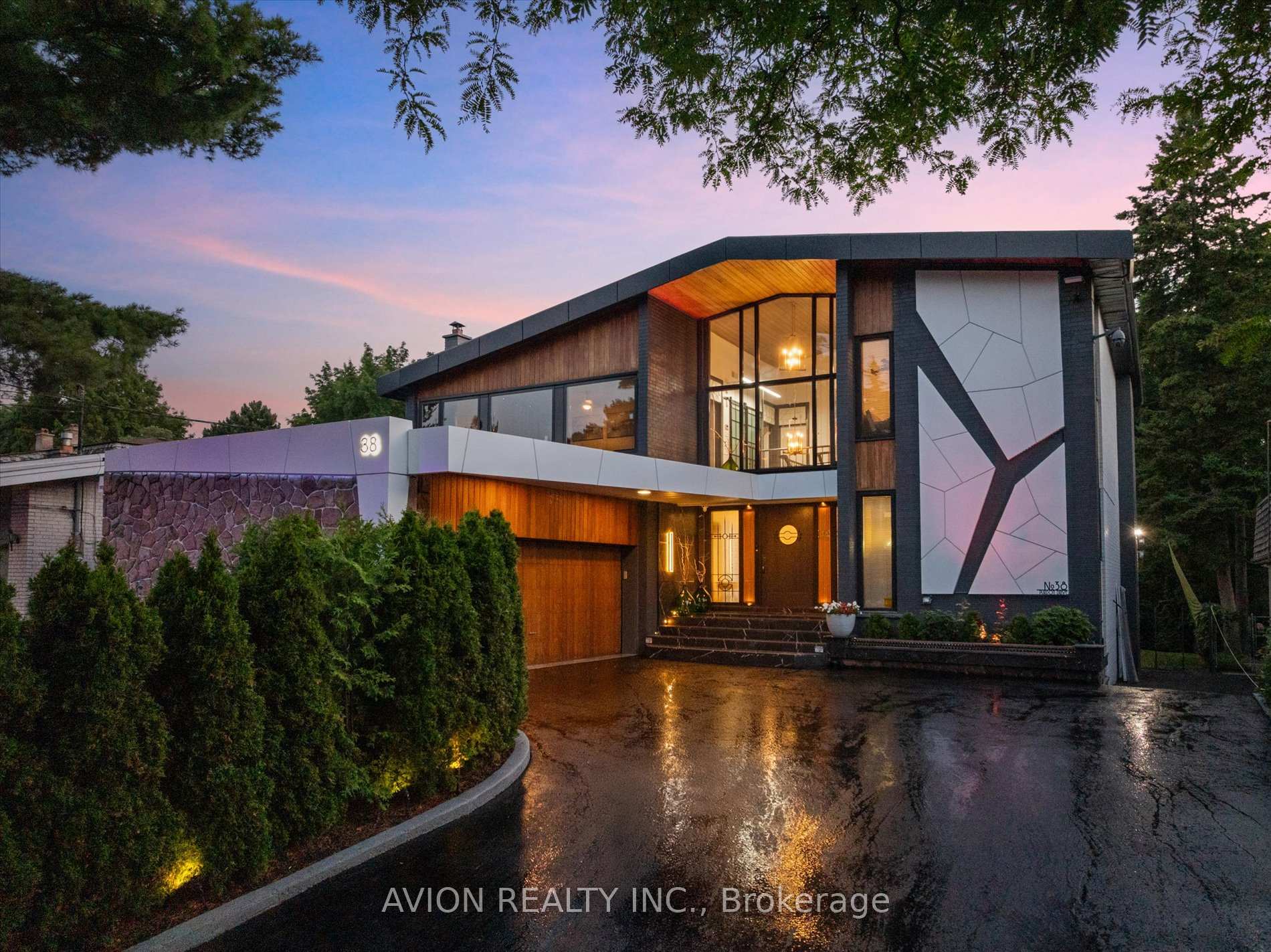 38 Purdon Drive, Toronto, ON M3H 4X1