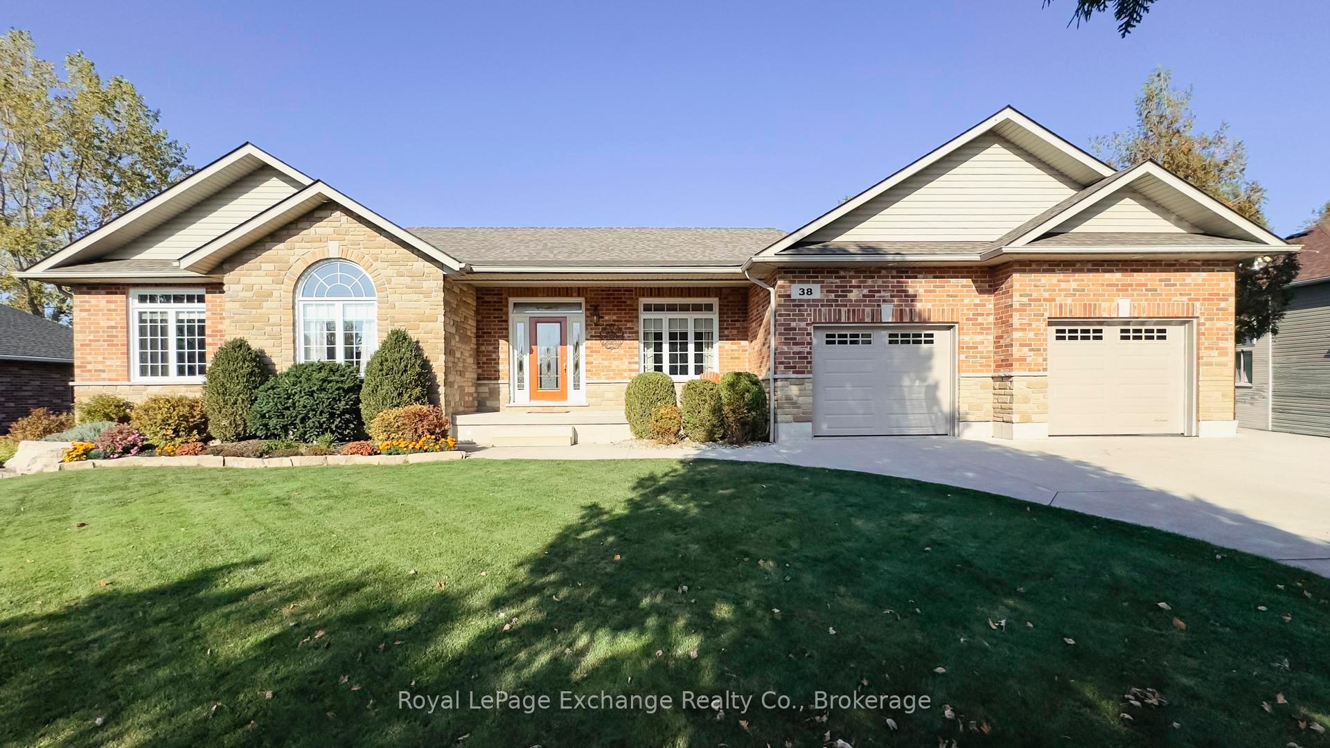 38 Snobelen Trail, Huron-Kinloss, ON N2Z 0C4