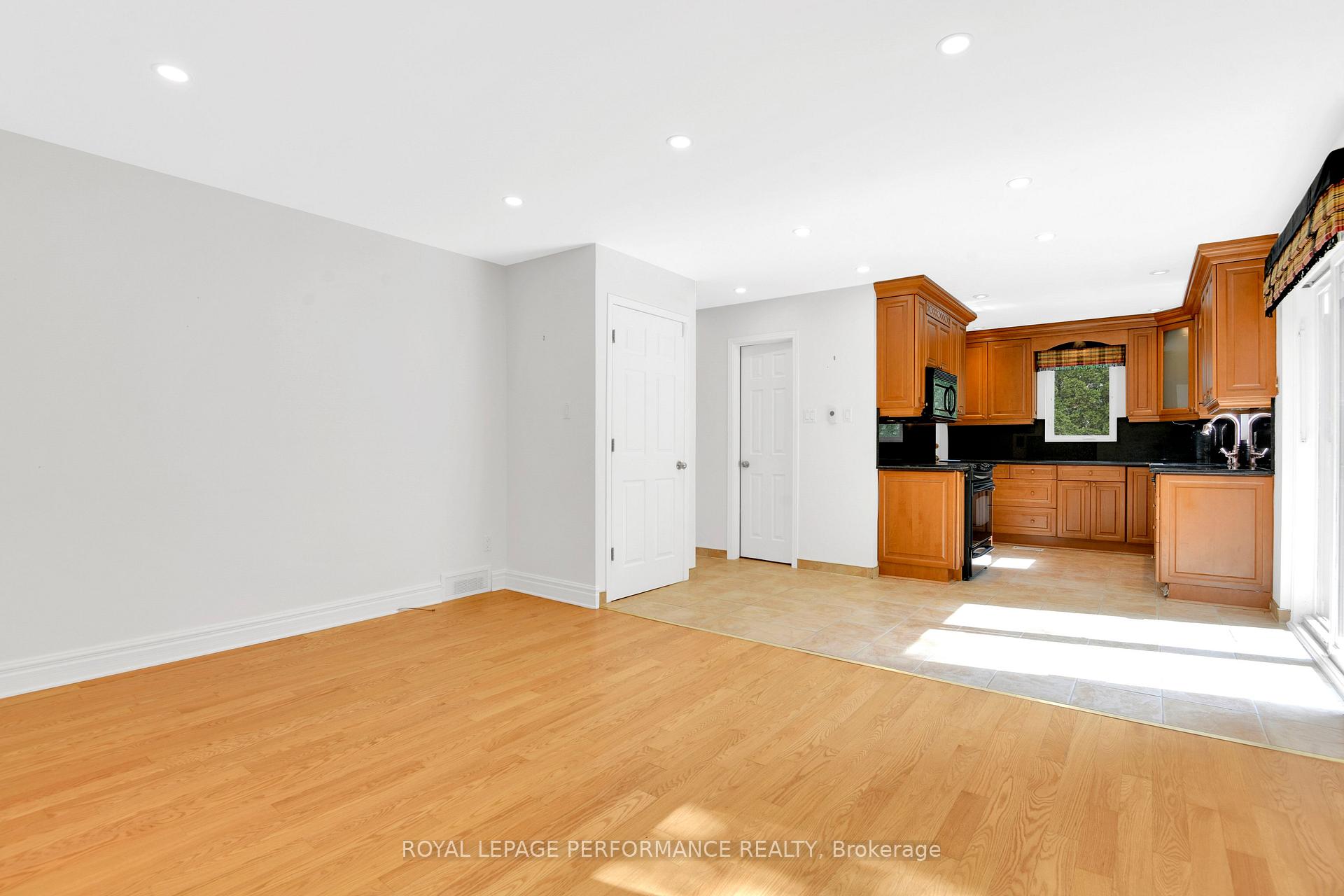3804 Autumnwood Street, Blossom Park - Airport and Area, ON K1T 2G8