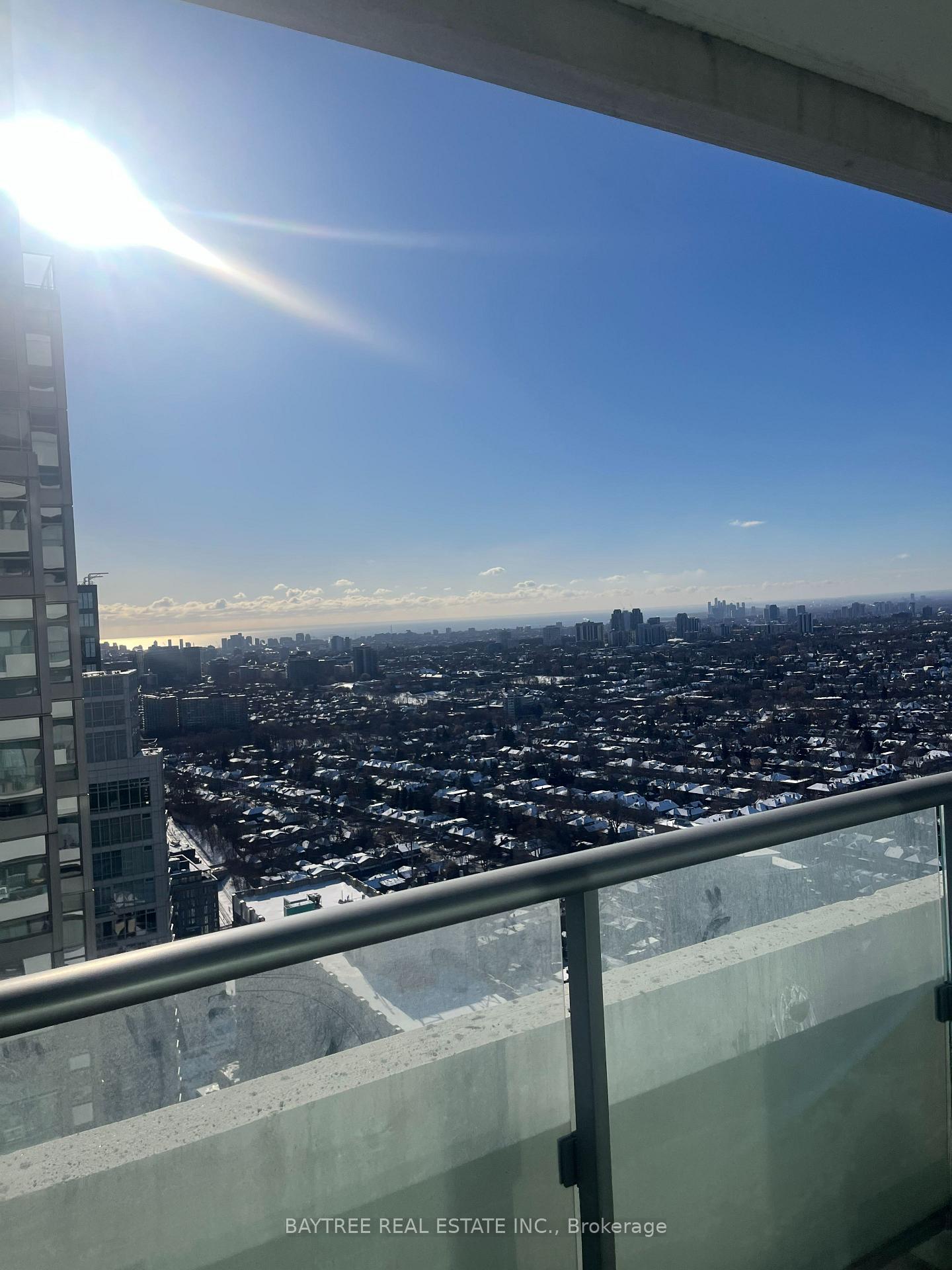 3806 - 2221 Yonge Street, Toronto, ON M4S 2B4