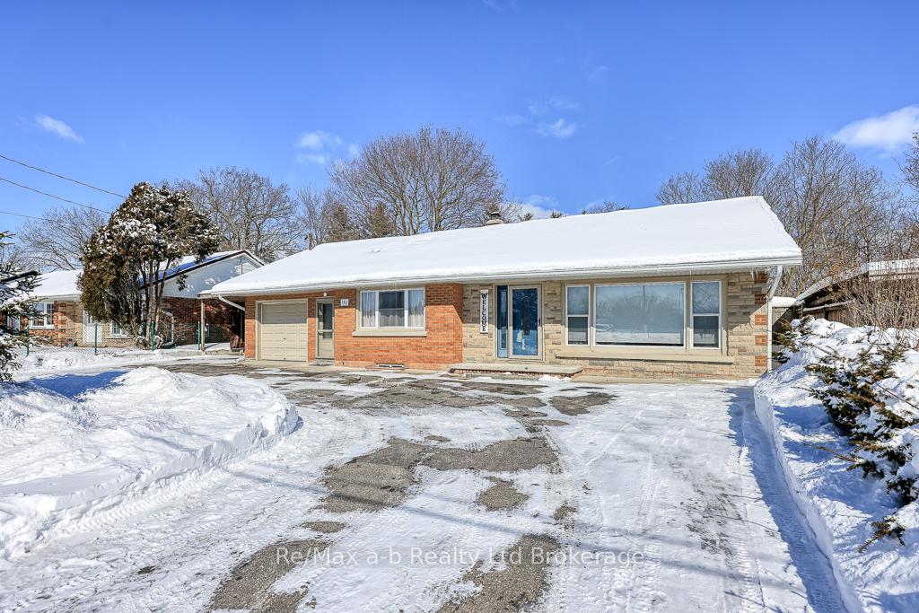 382 Simcoe Street, Norfolk, ON N4G 2J9