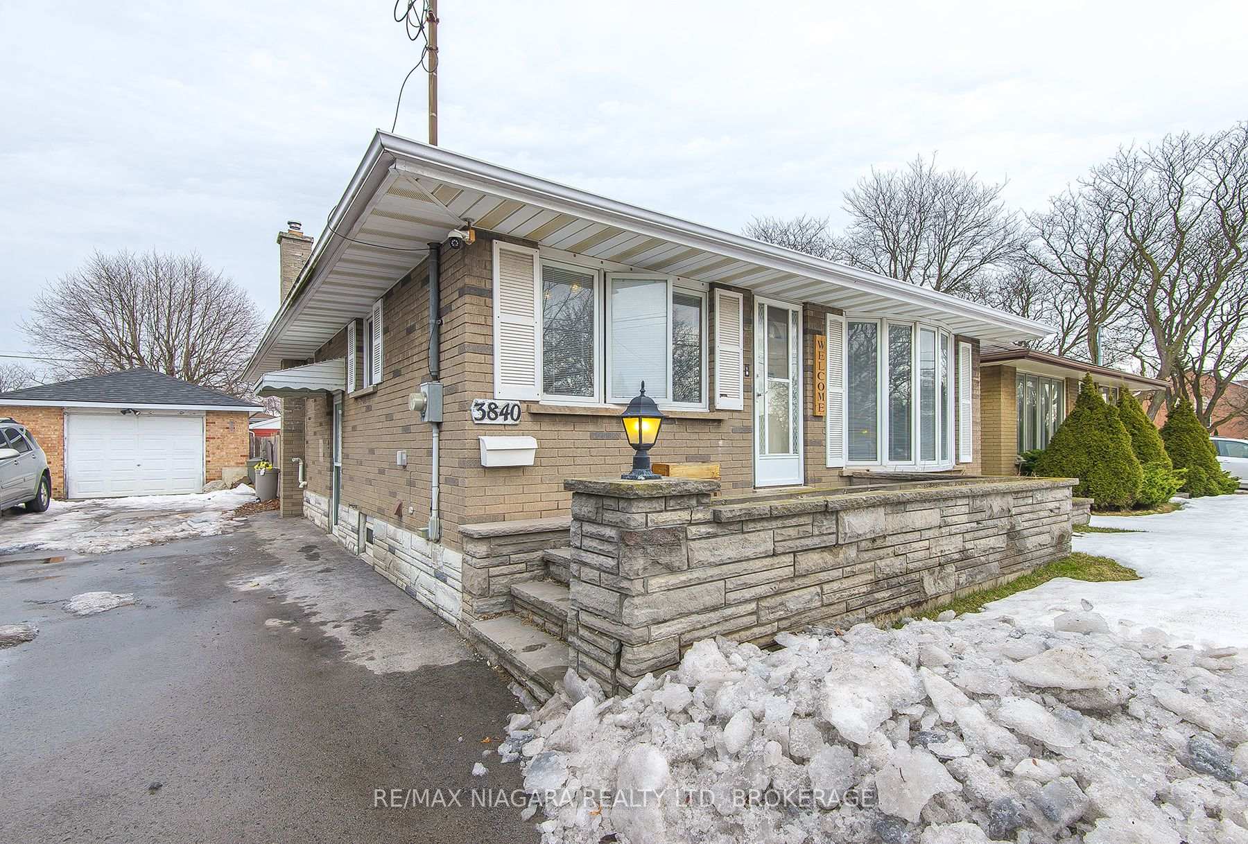 3840 Dorchester Road, Niagara Falls, ON L2J 3A7
