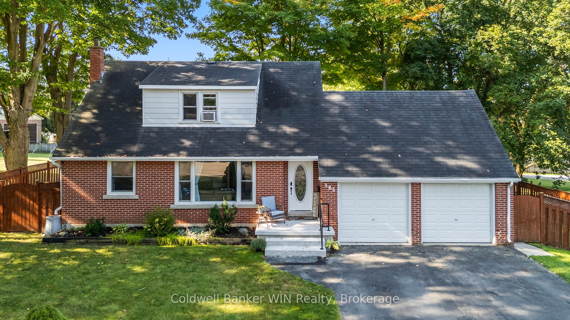 385 Fergus Street N, Wellington North, ON N0G 2L2