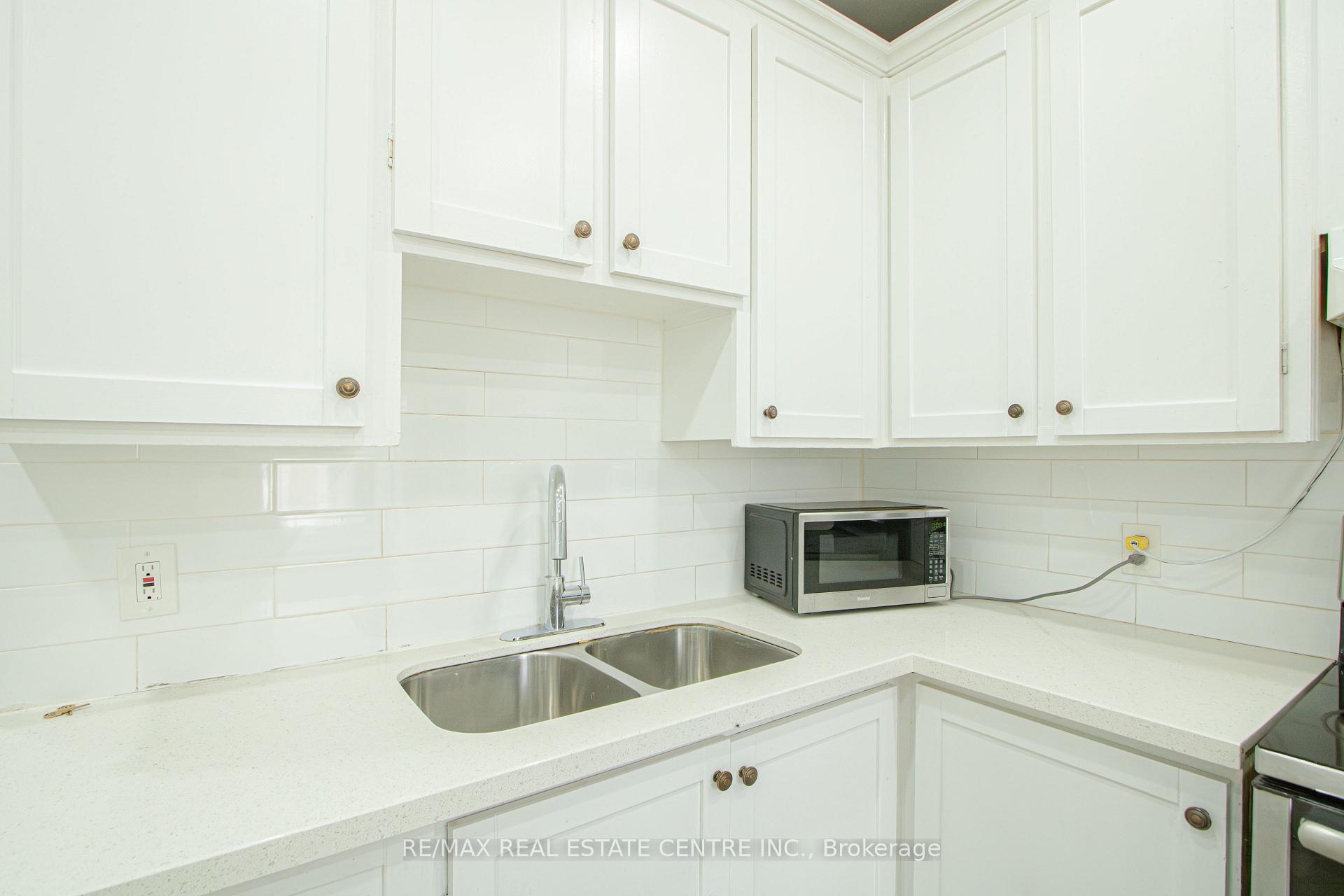 386 Wharncliffe Road S, London South, ON N6J 2M1