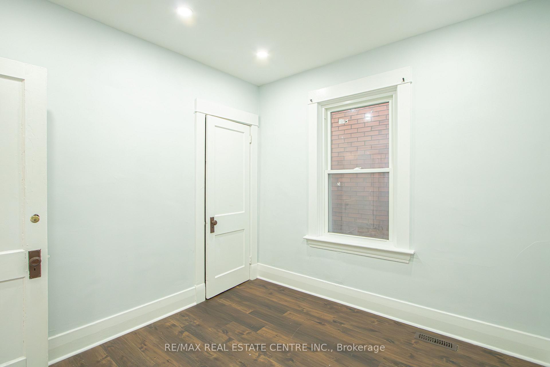 386 Wharncliffe Road S, London South, ON N6J 2M1